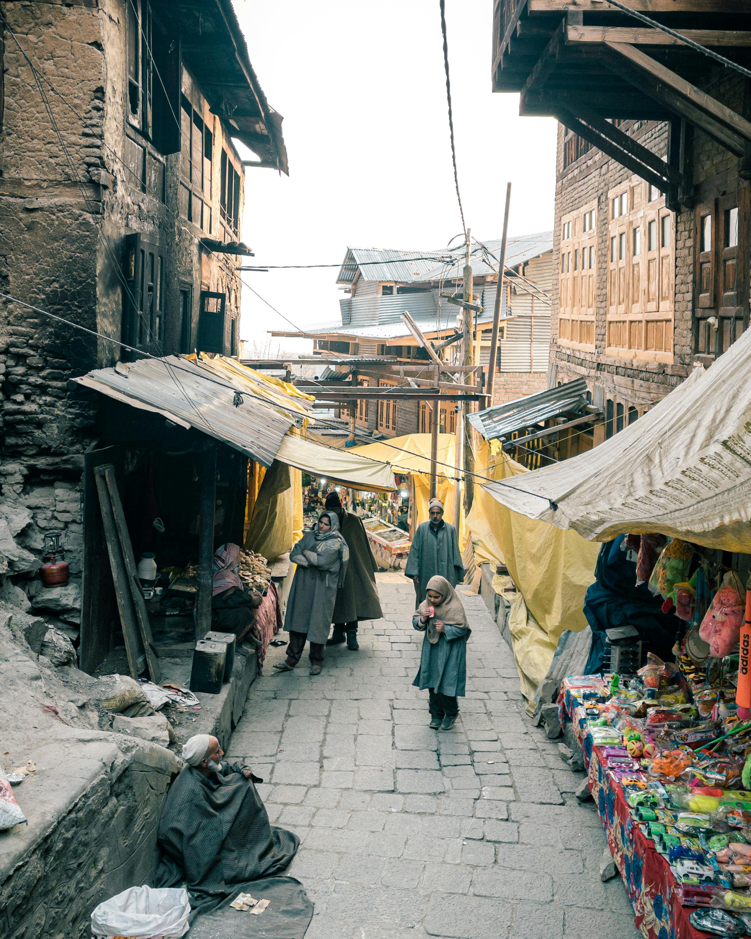 Footpath Trading Photos, Download The BEST Free Footpath Trading Stock ...