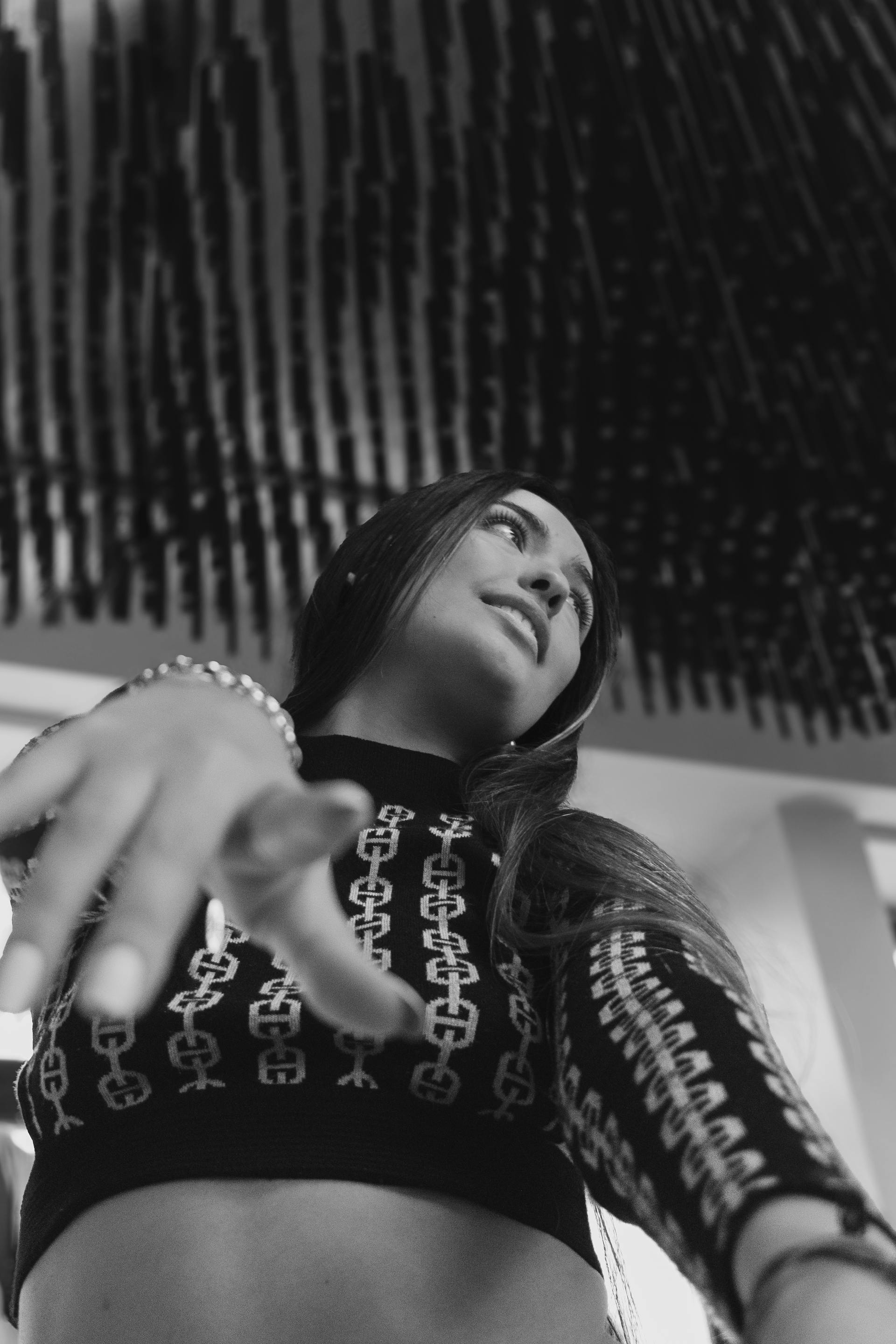 Woman In Low Cut Top Photos, Download The BEST Free Woman In Low Cut ...