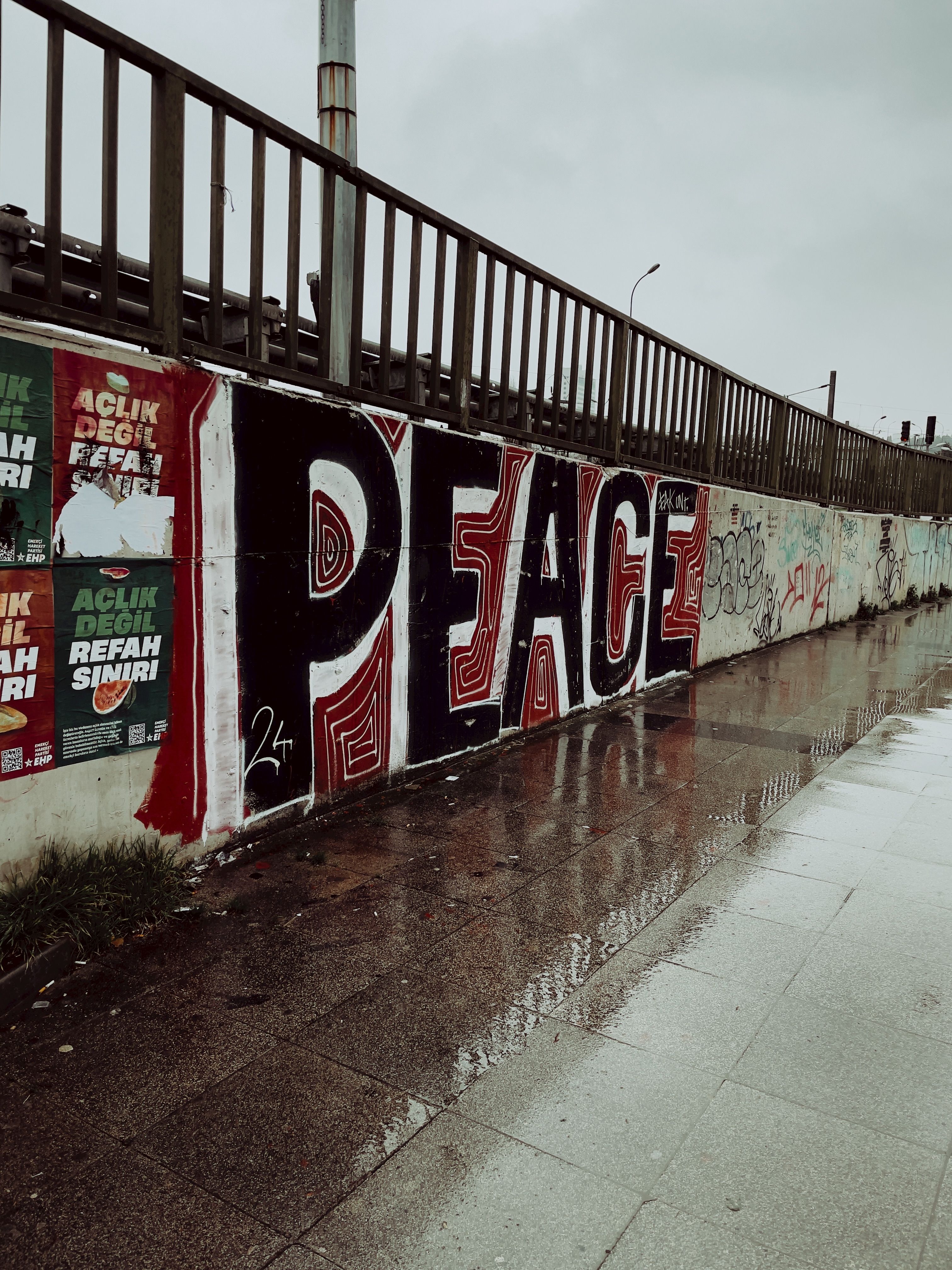 Peace Graffiti on Wall · Free Stock Photo
