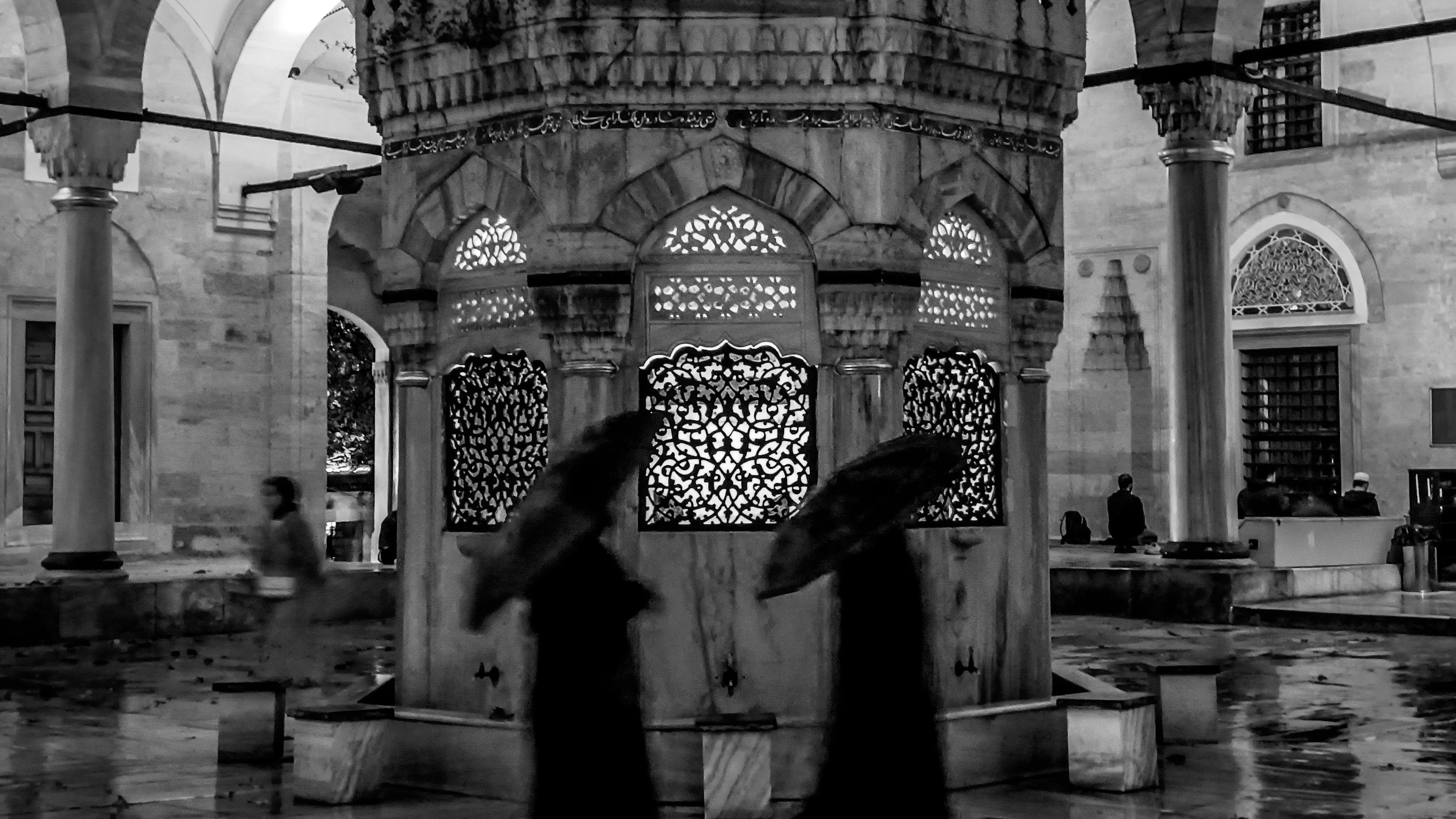 Ablution Faucets at Courtyard · Free Stock Photo