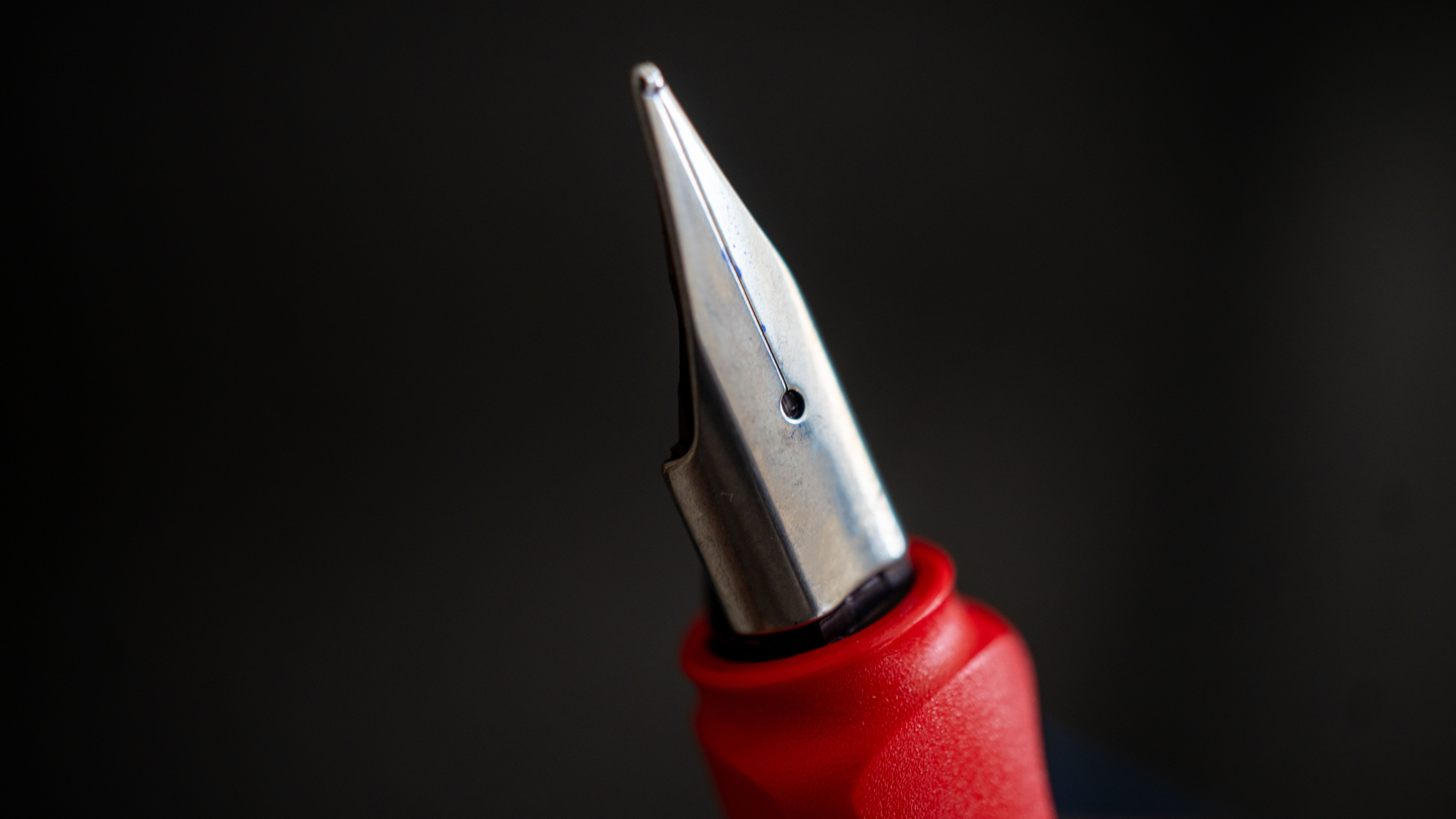 Red Livia Nib Photos, Download The BEST Free Red Livia Nib Stock Photos ...