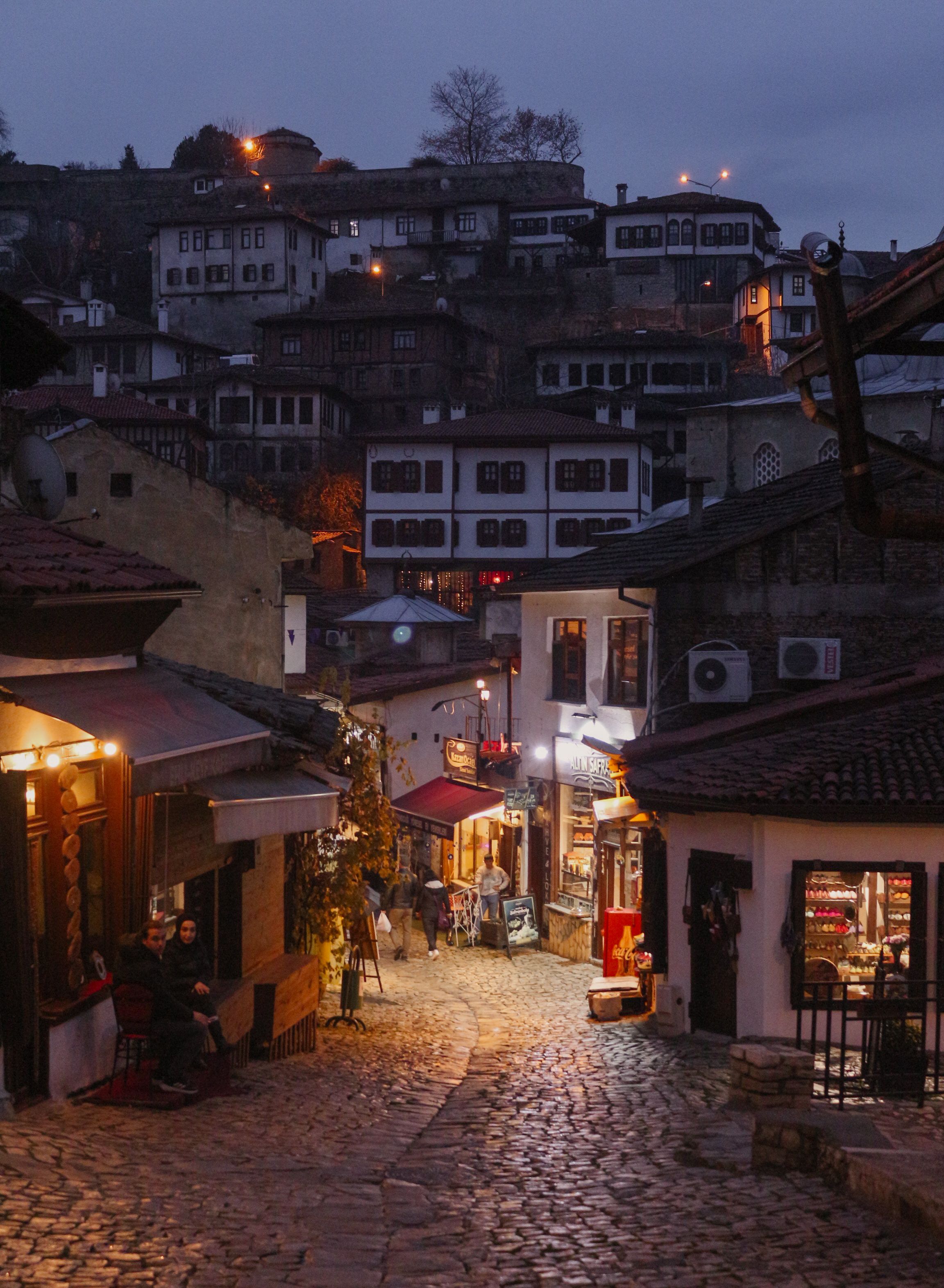 A street in a small town at night · Free Stock Photo