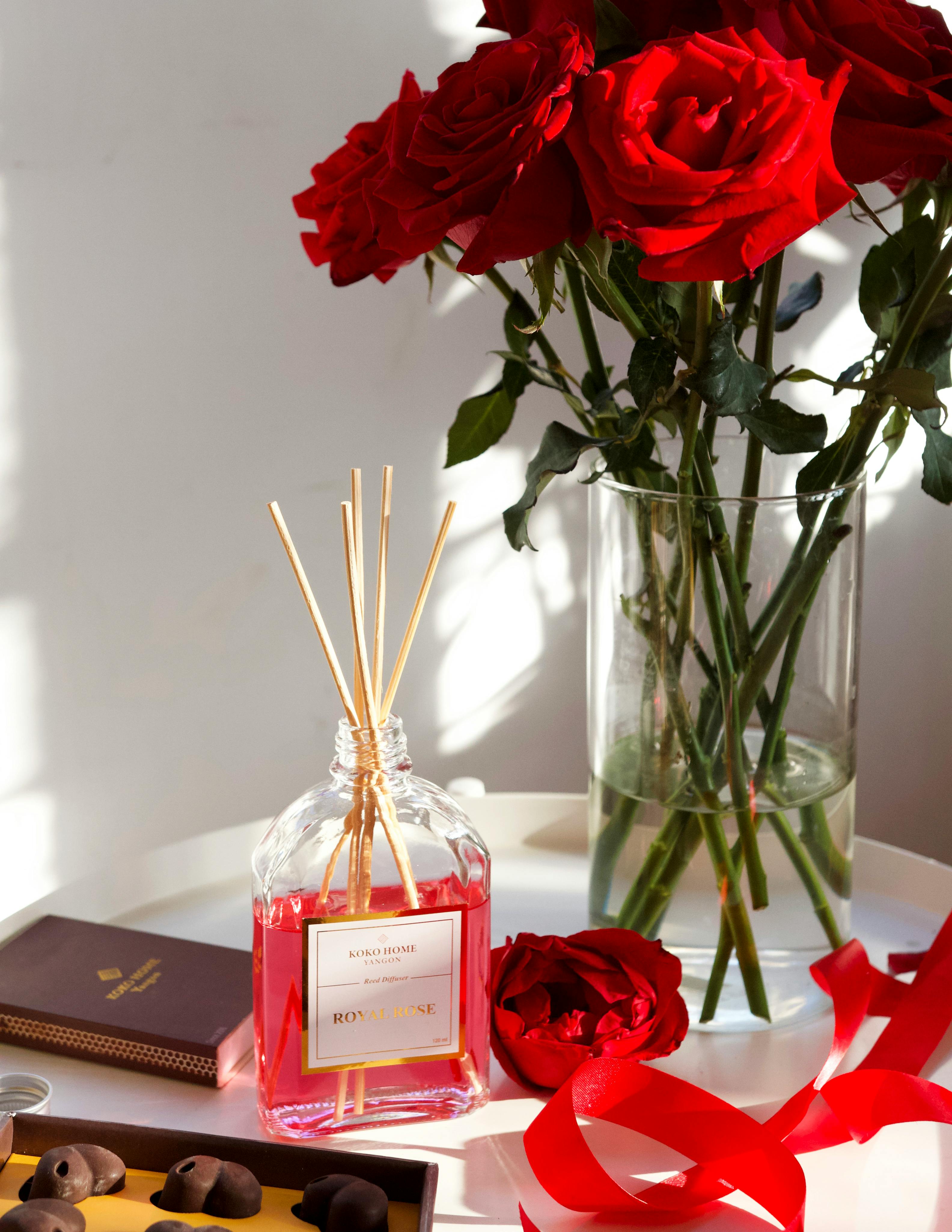 Red Roses in a Vase · Free Stock Photo