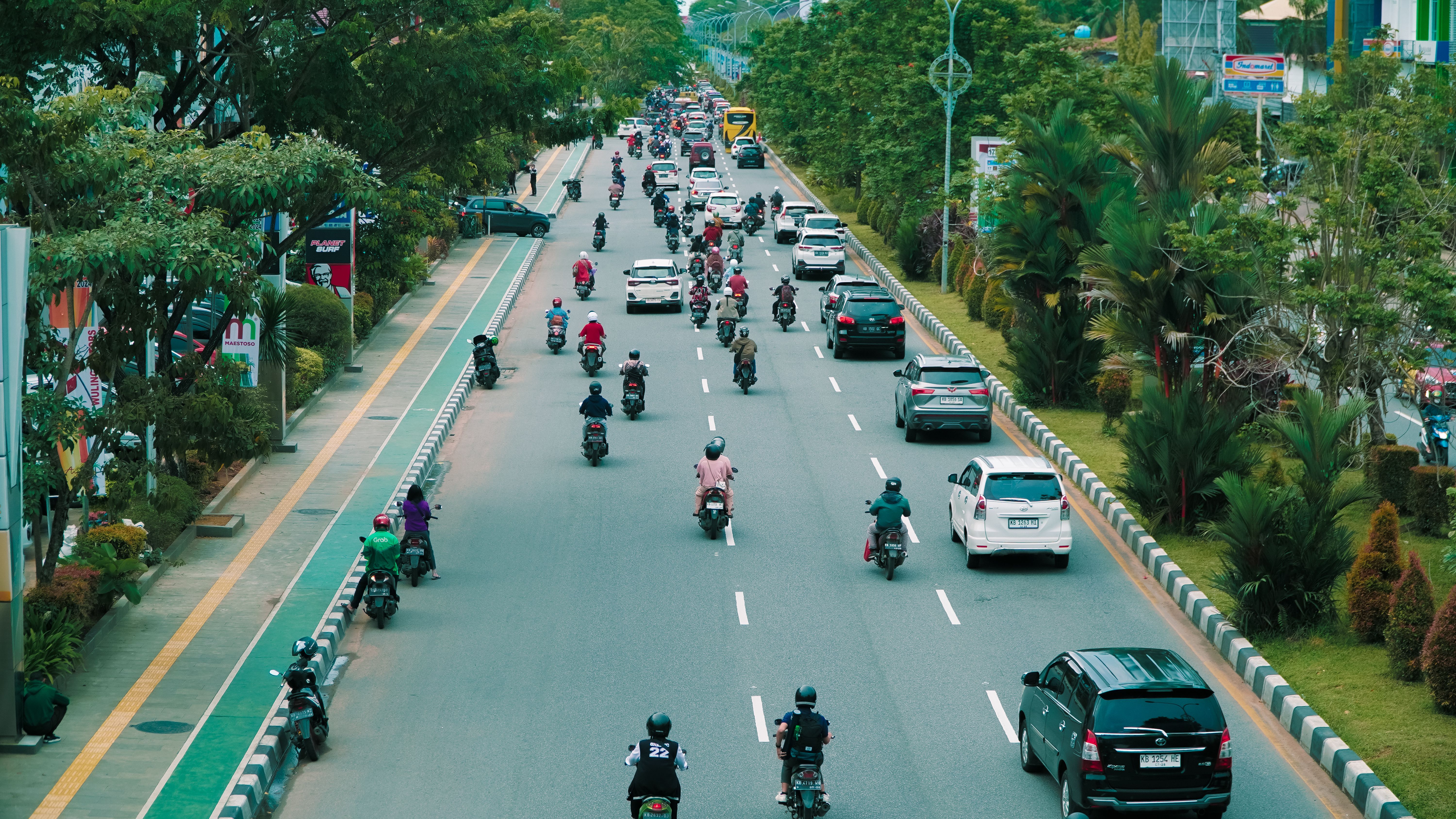 Foto stok gratis tentang aktifitas manusia, angkutan, aspal, bepergian ...
