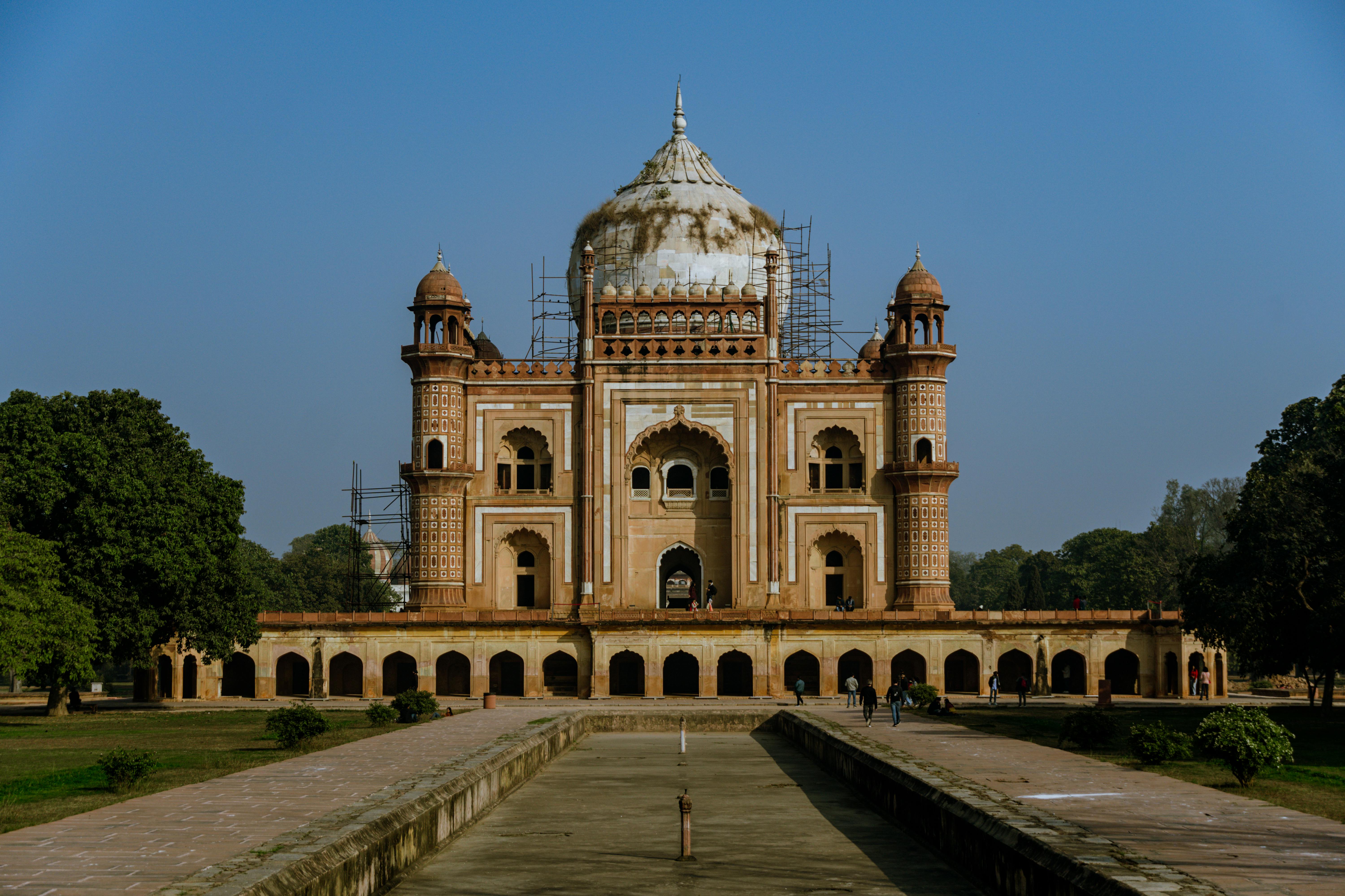 Traditional Temple by the Square in Delhi · Free Stock Photo