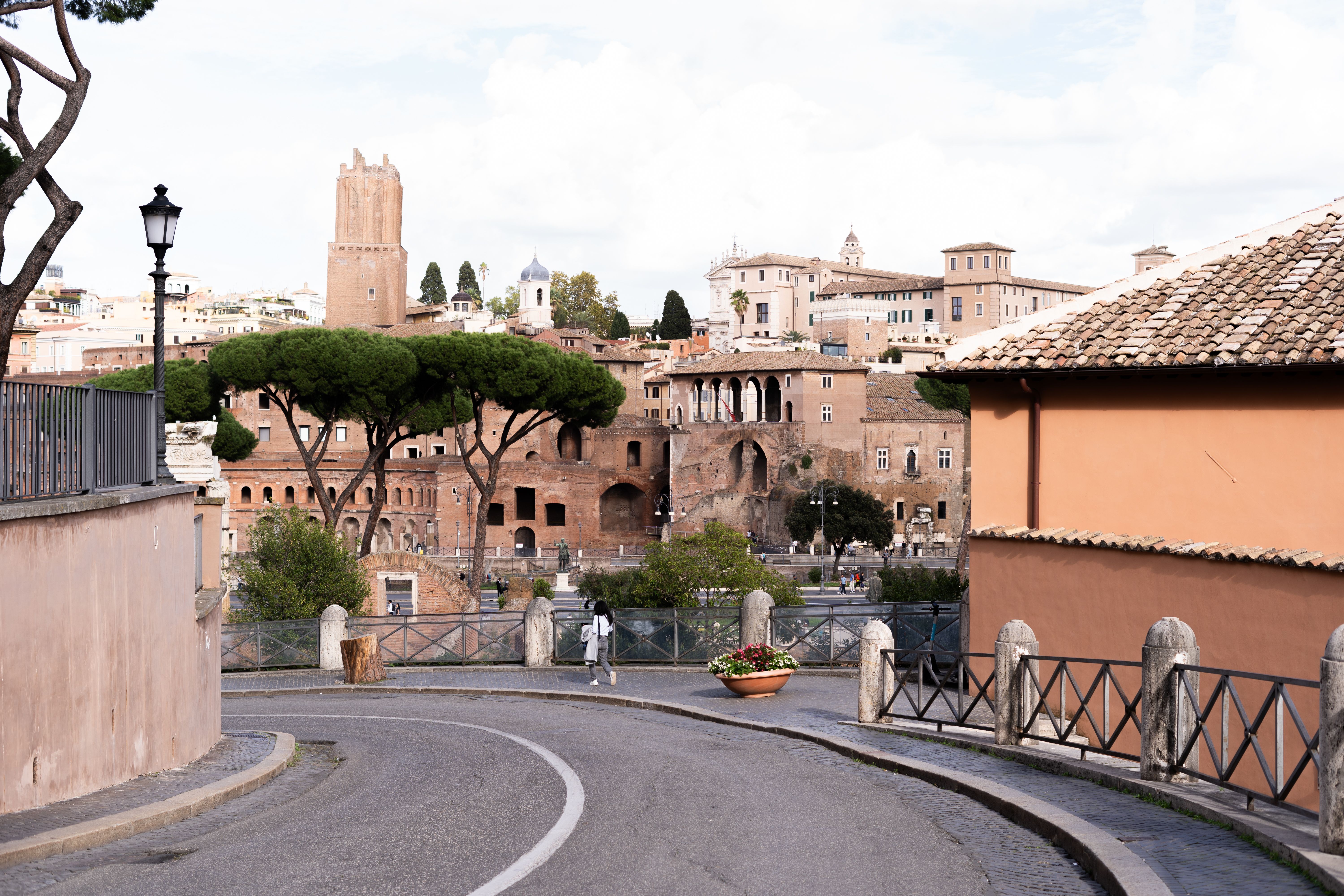 Buildings and Street in Rome · Free Stock Photo