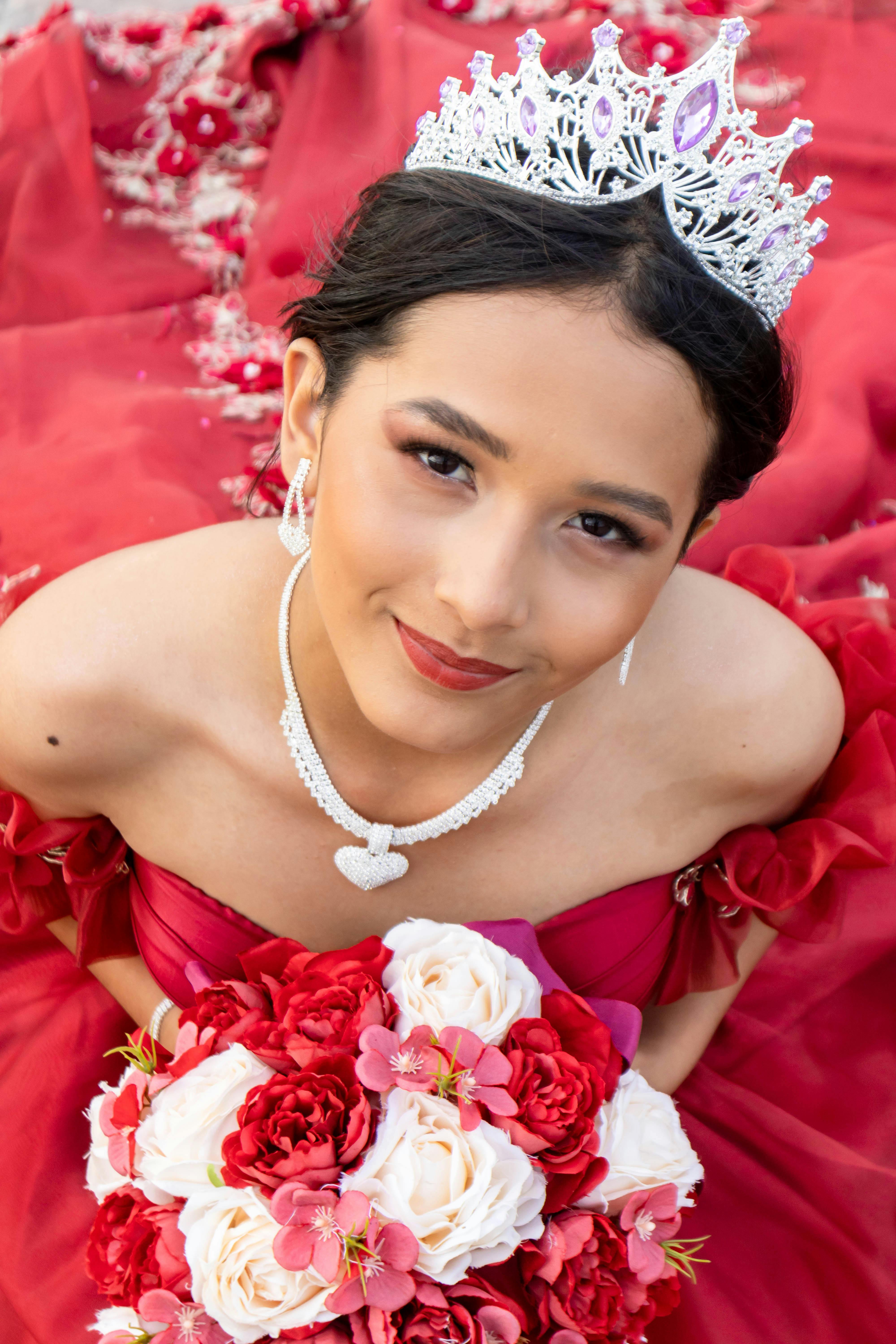 Foto profissional gratuita de atraente, baile de formatura, beca ...