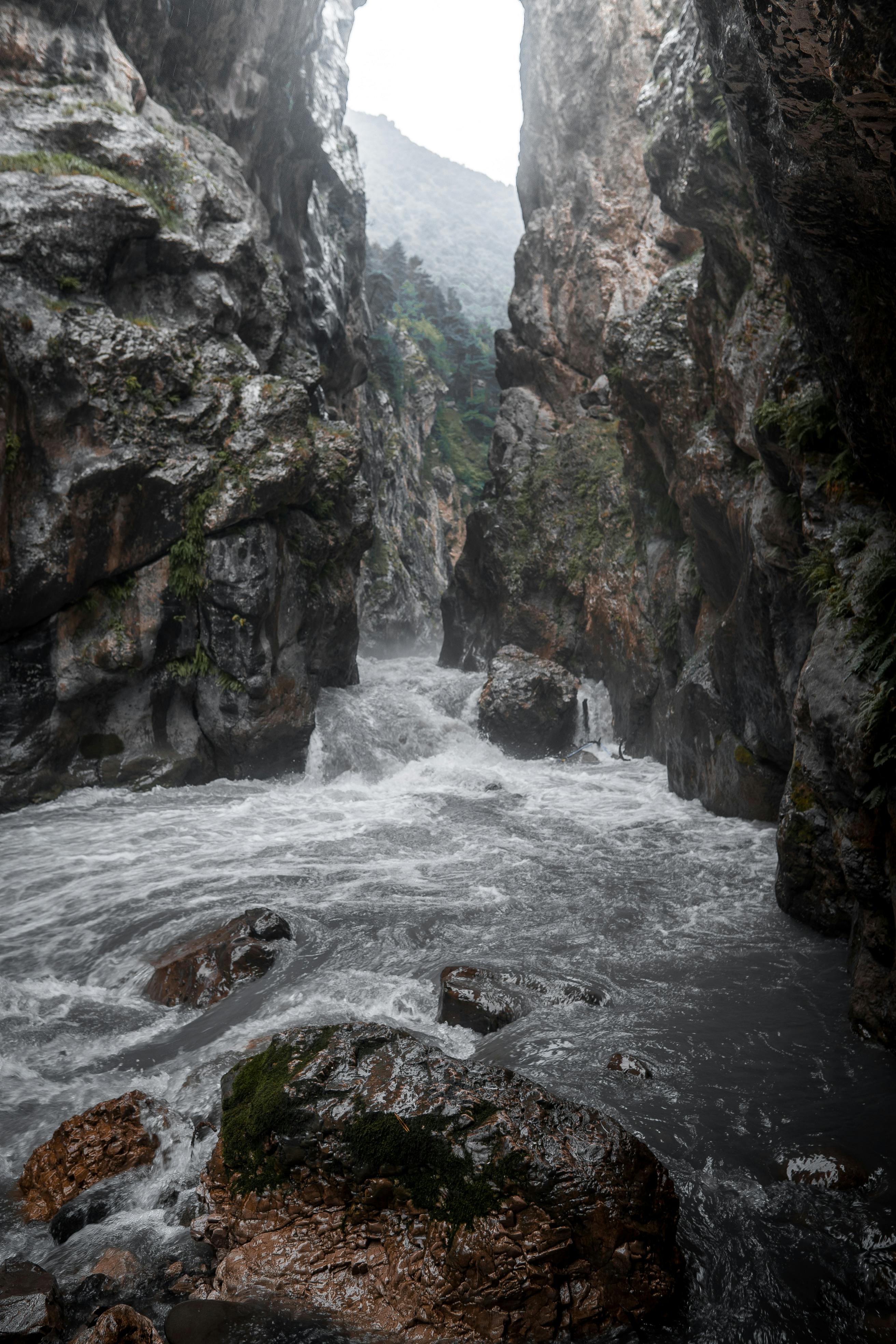 River in Canyon · Free Stock Photo