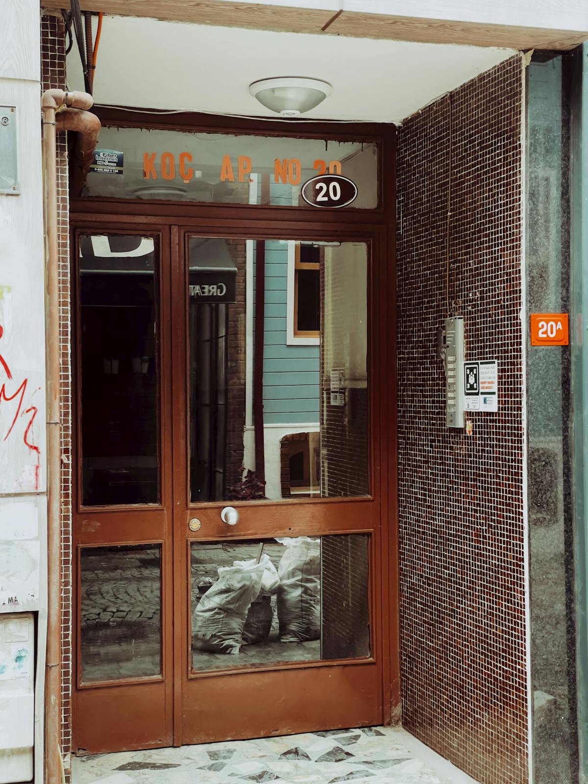 Apartment Door Dark Photos, Download The BEST Free Apartment Door Dark ...