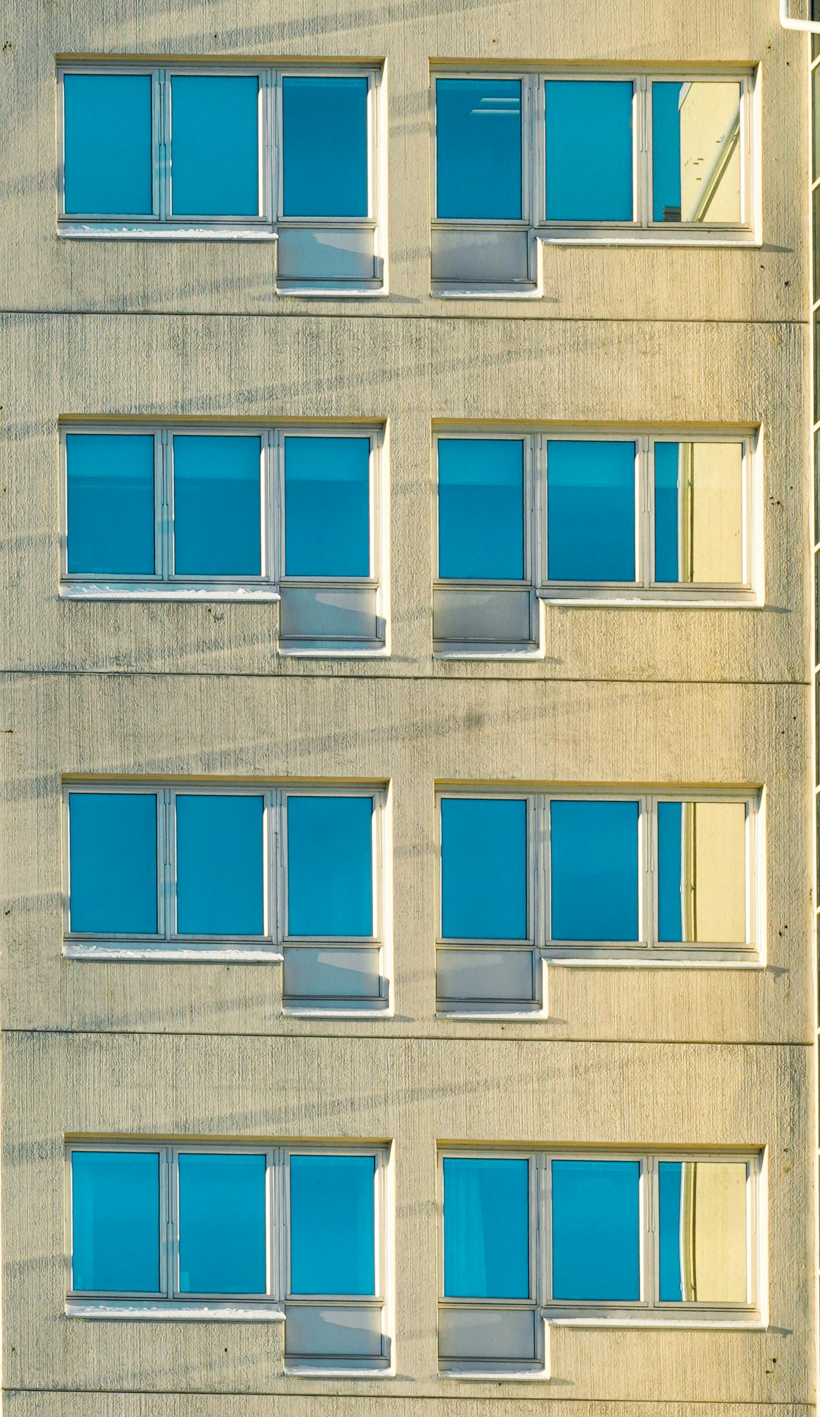 Windows in a House Building · Free Stock Photo