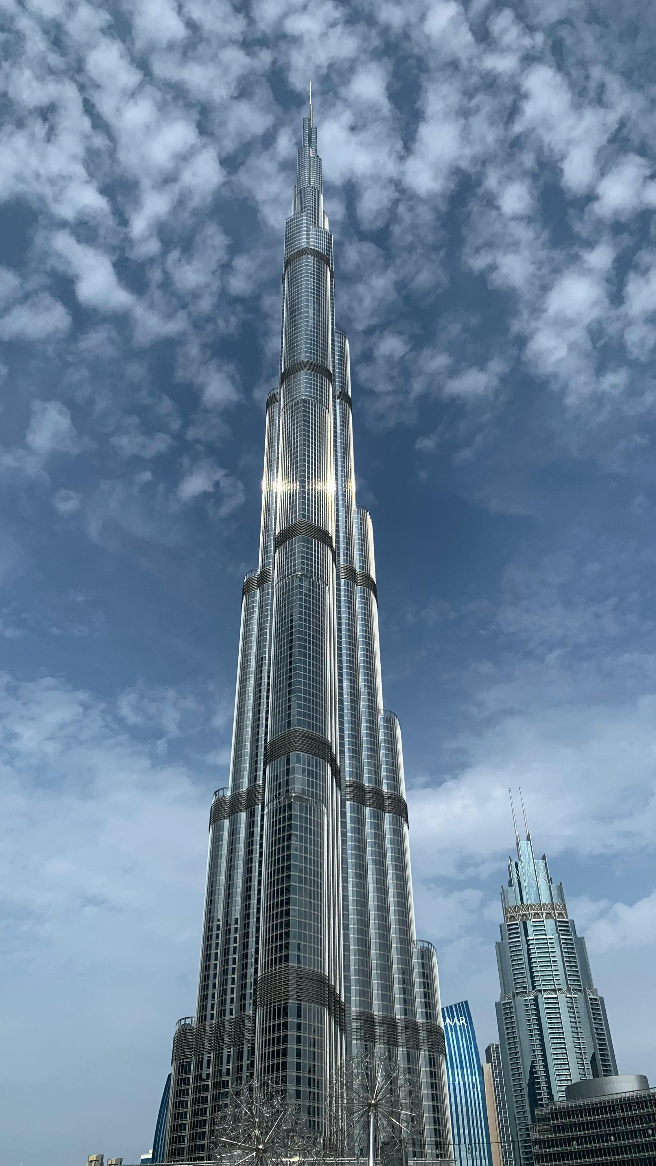 White Concrete Building · Free Stock Photo