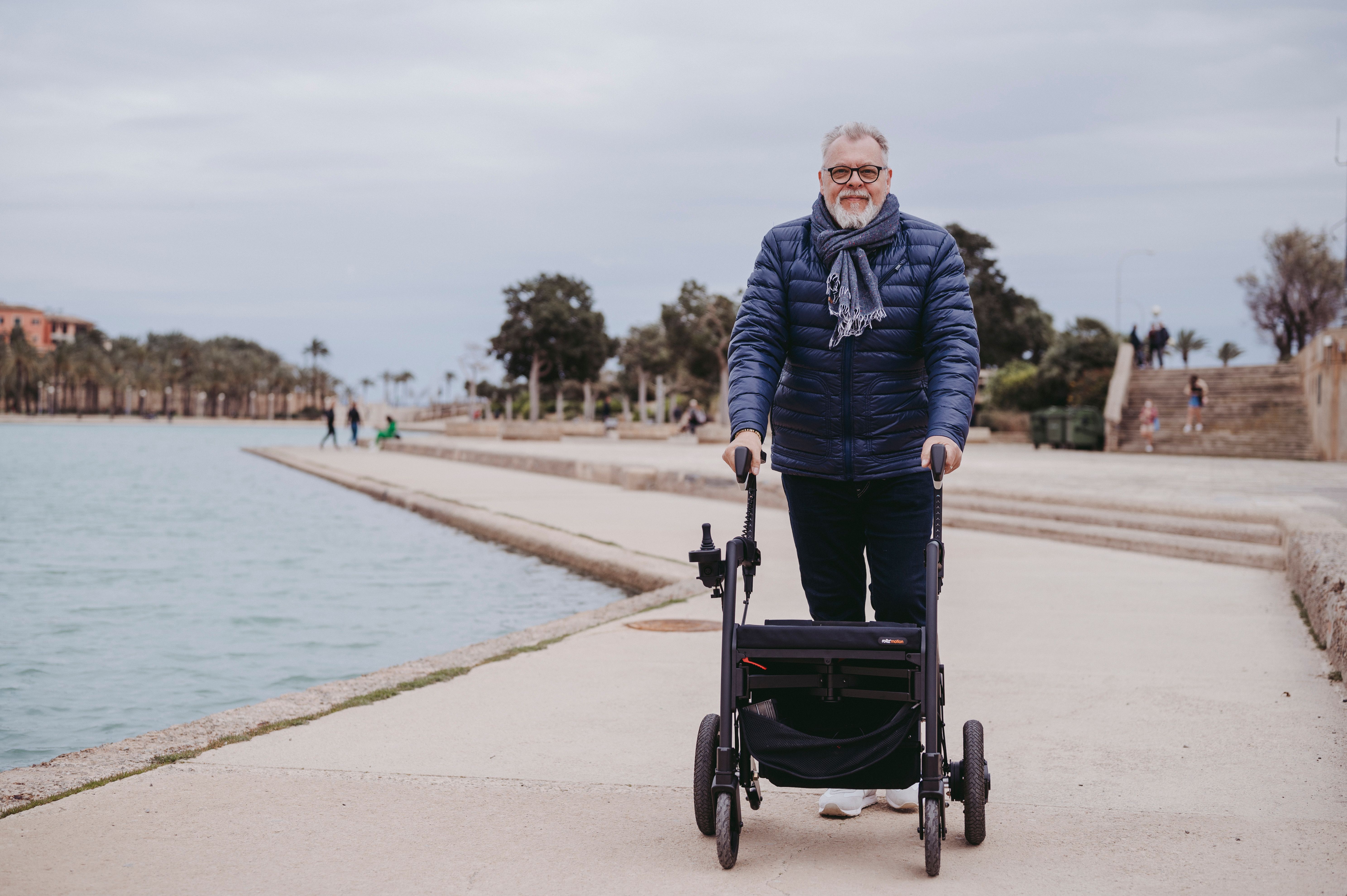 People Walking Technology Photos, Download The BEST Free People Walking ...