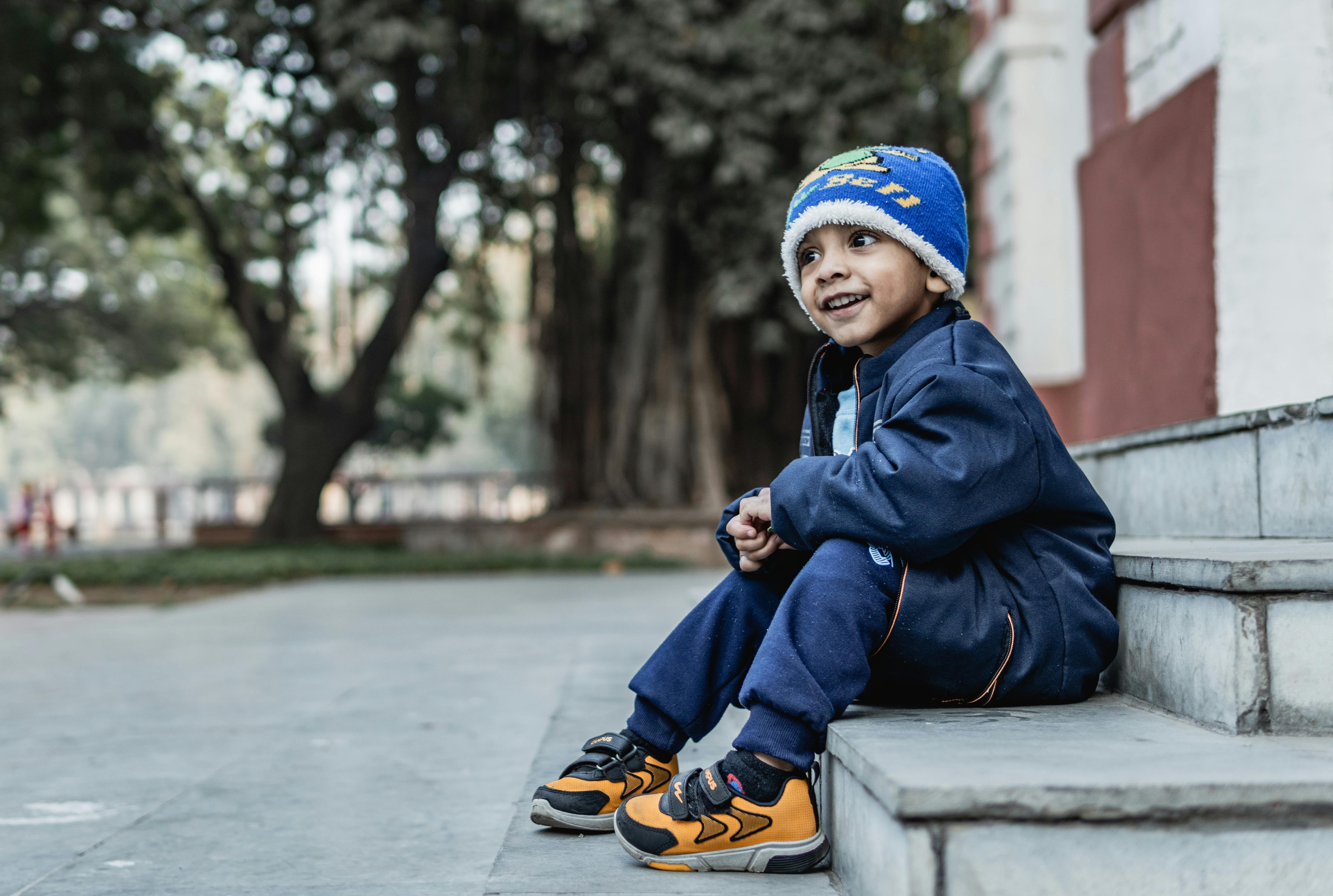 Foto de stock gratuita sobre arboles, chaval, cuadrado, escaleras ...