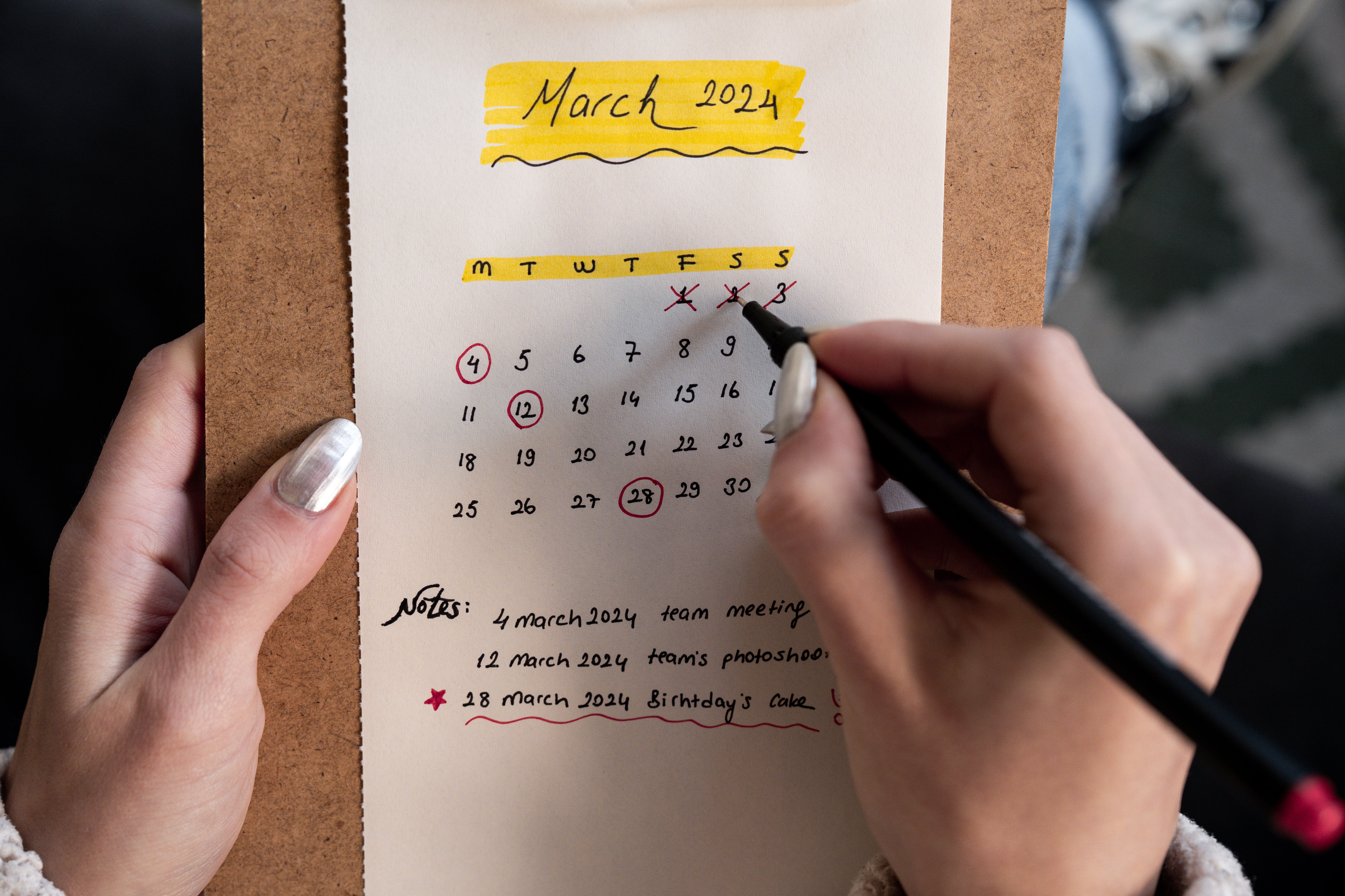 Woman Crossing Days on Calendar · Free Stock Photo