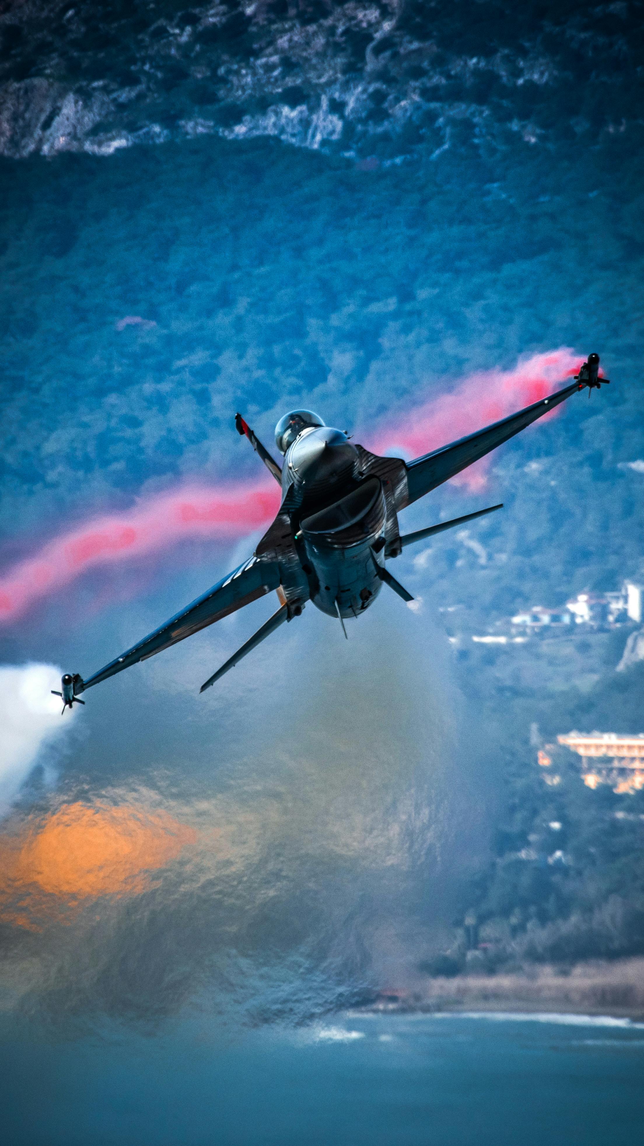 Jet Flying in the Sky · Free Stock Photo