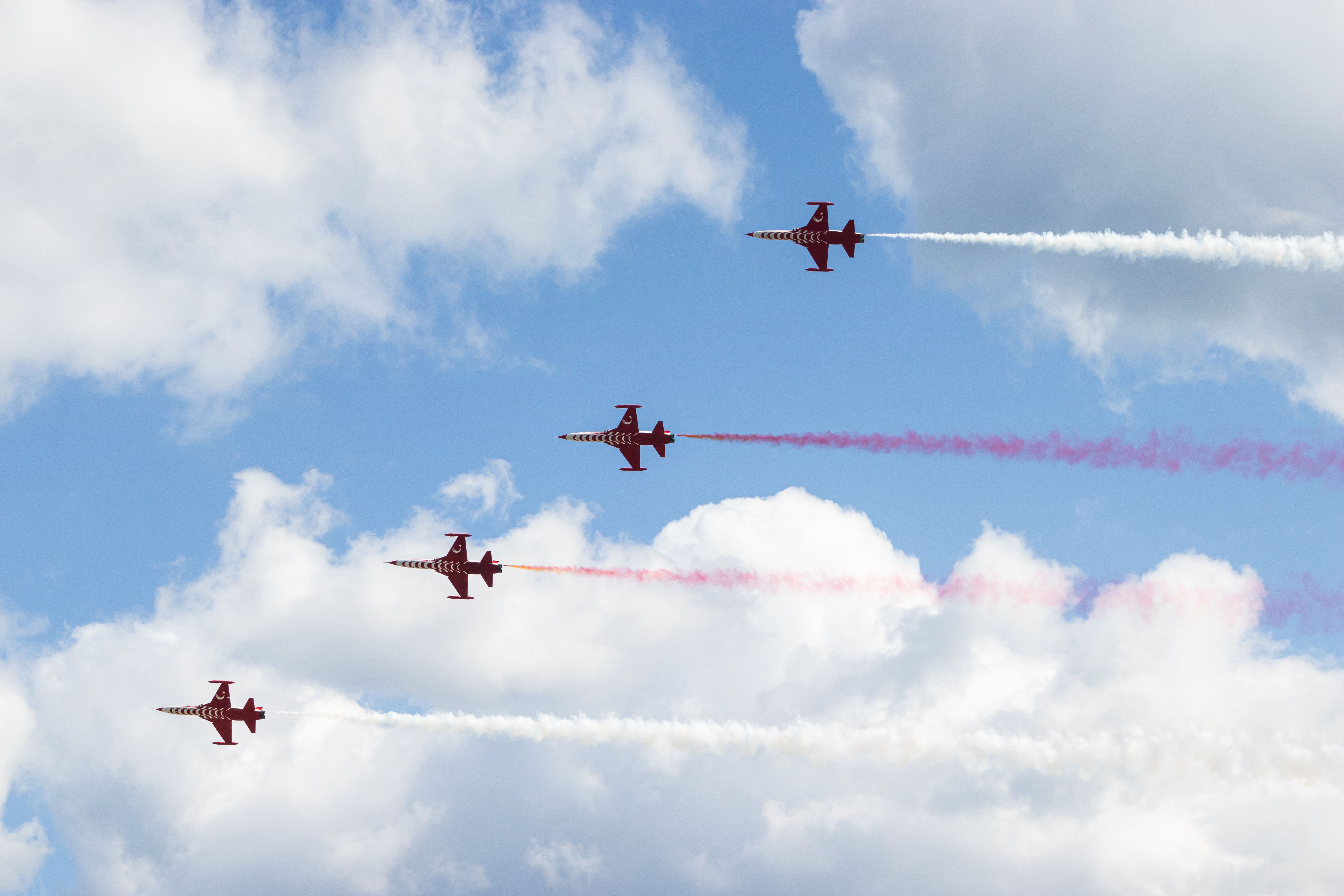 Jets Flying in the Sky · Free Stock Photo