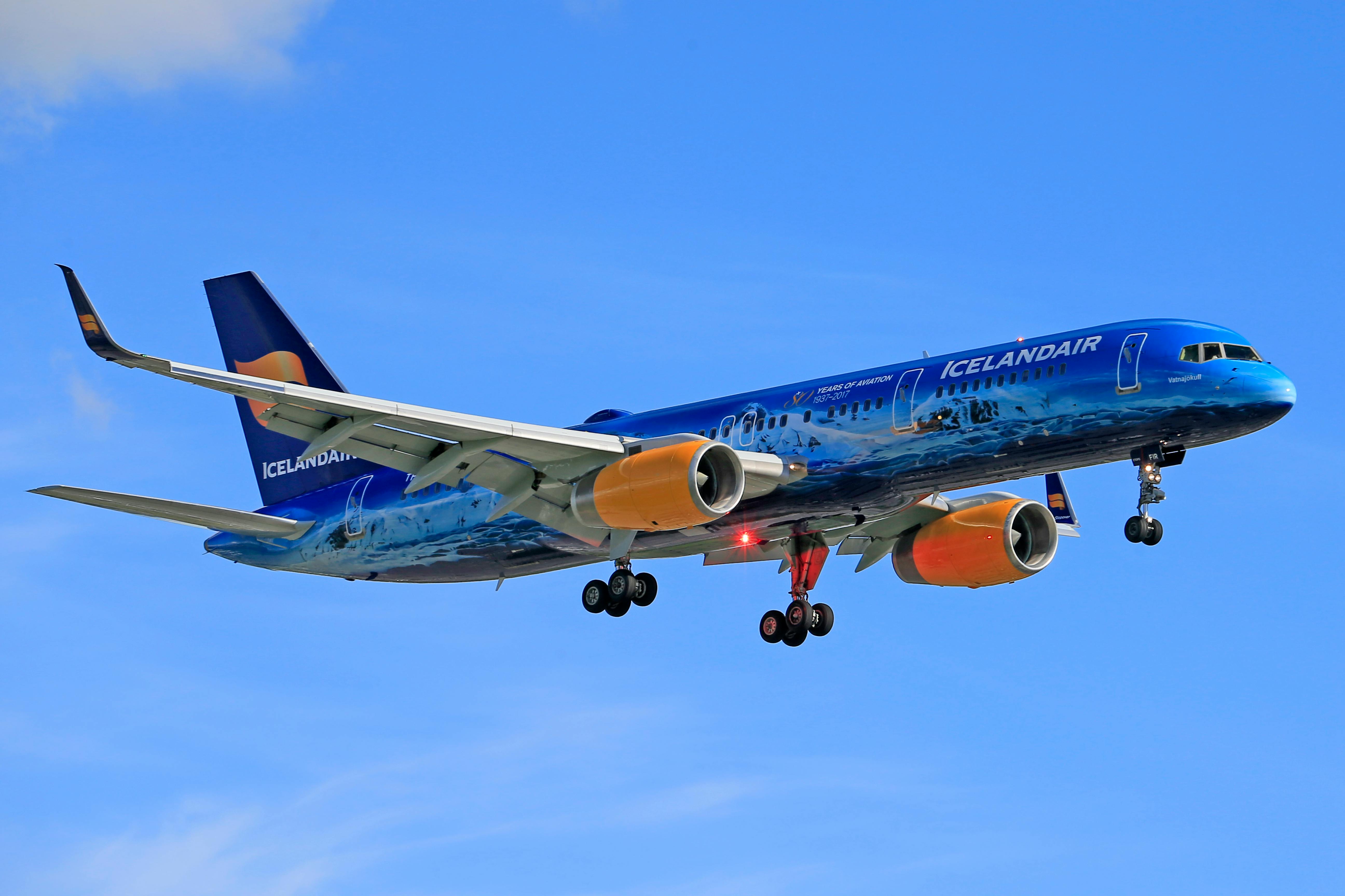 Icelandair Airplane in Flight · Free Stock Photo