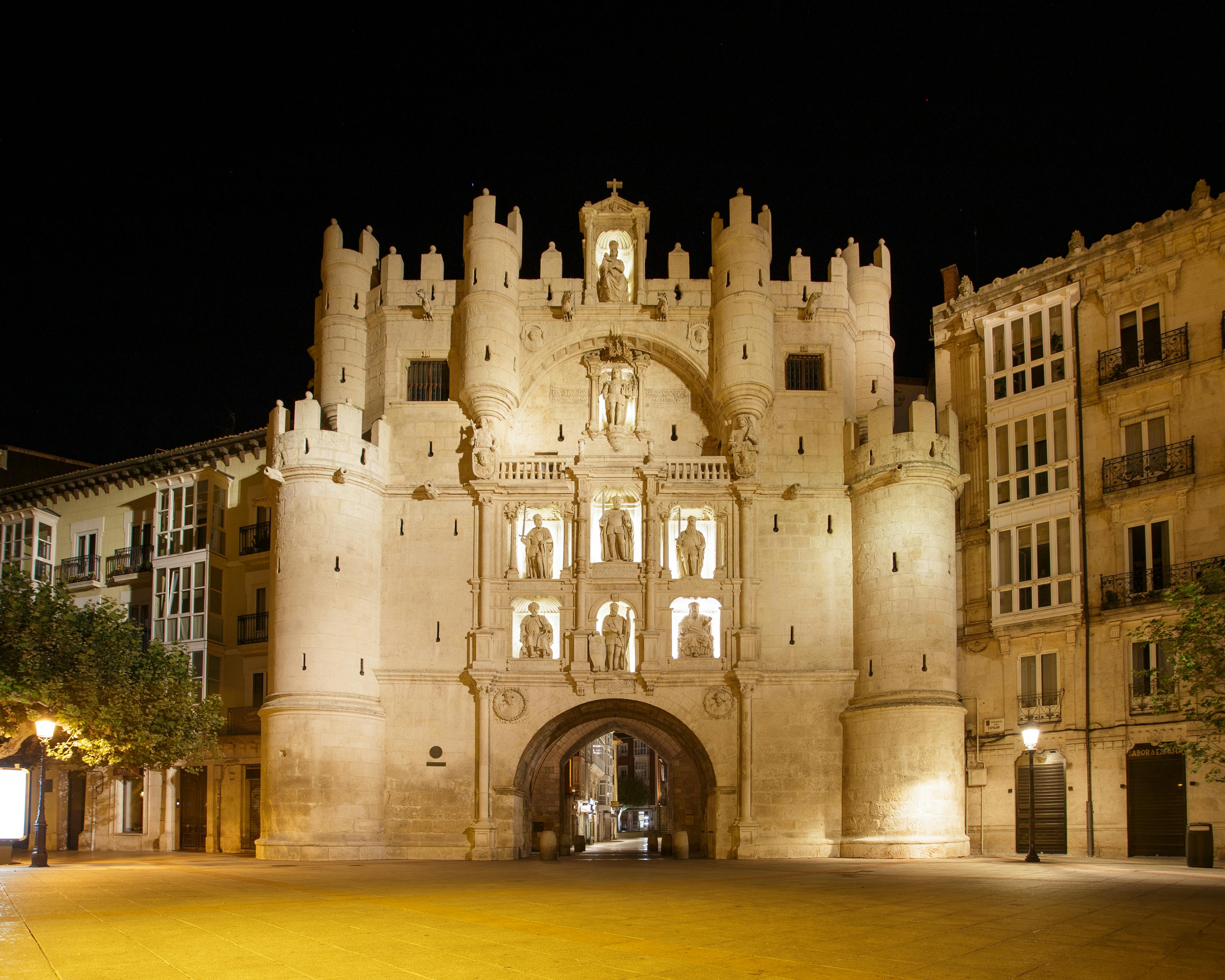 Santa Maria Arch in Burgos at Night · Free Stock Photo