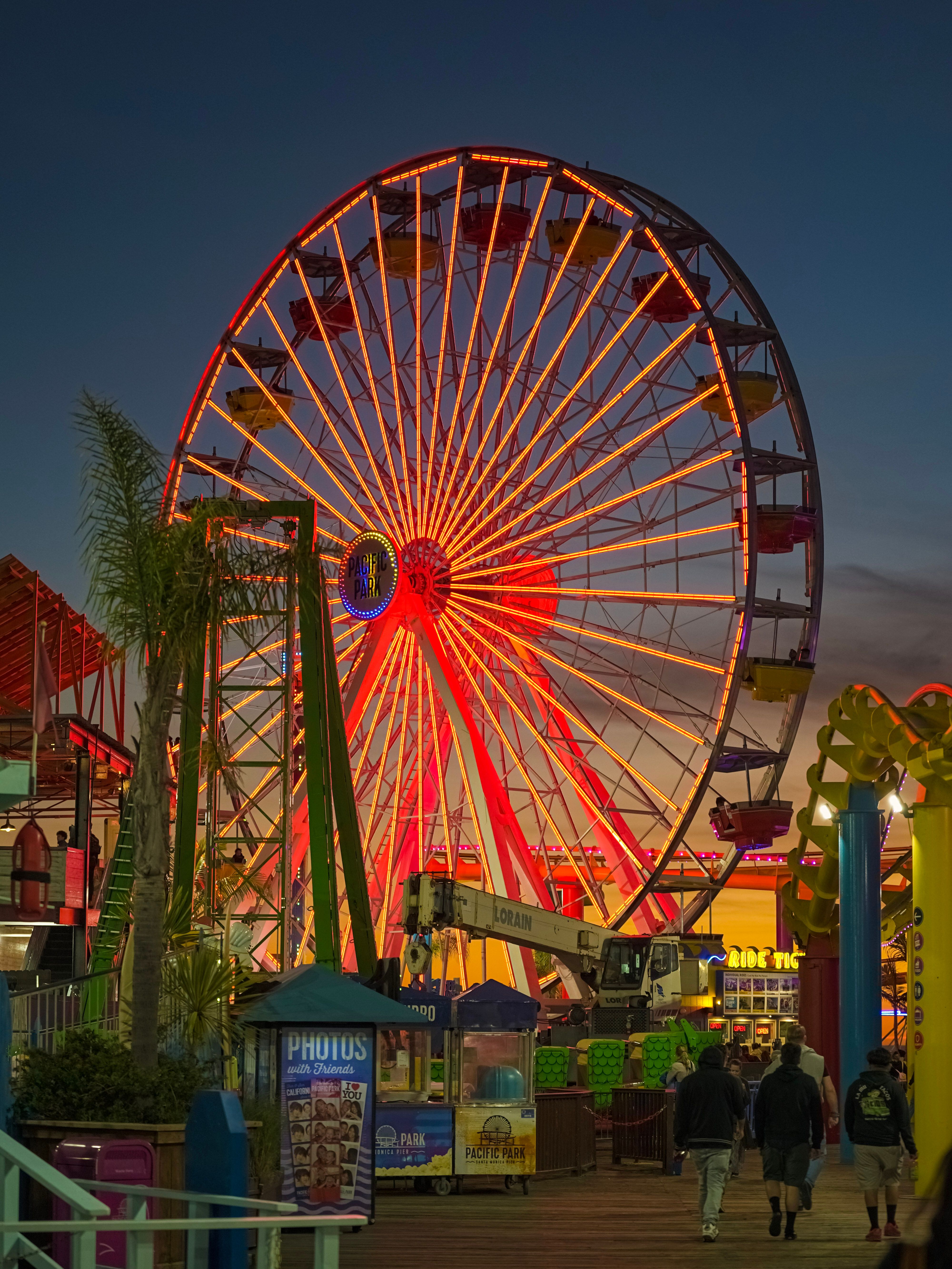 White Ferris Wheel · Free Stock Photo