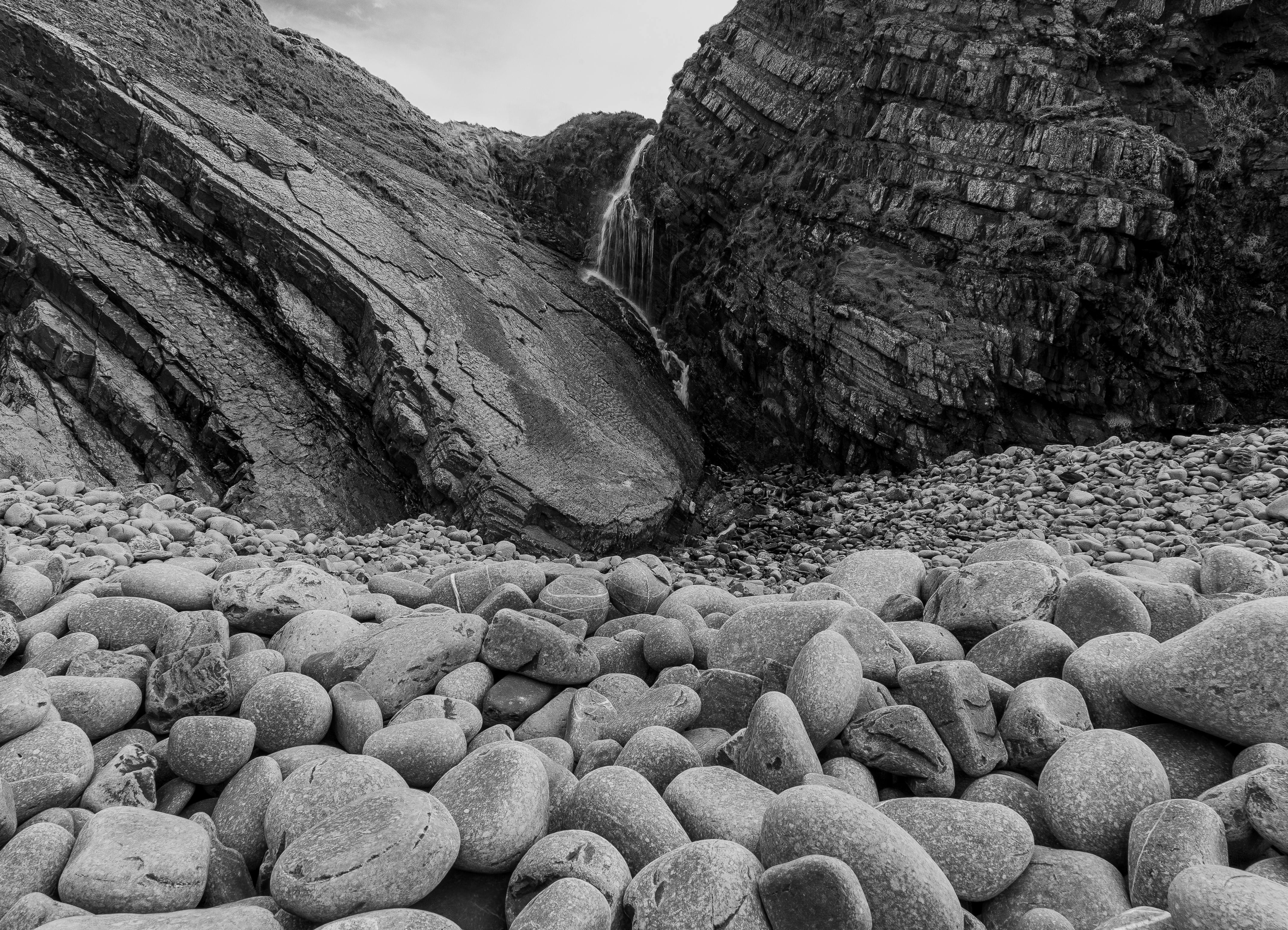 Barren Stones and Rocks in Black and White · Free Stock Photo