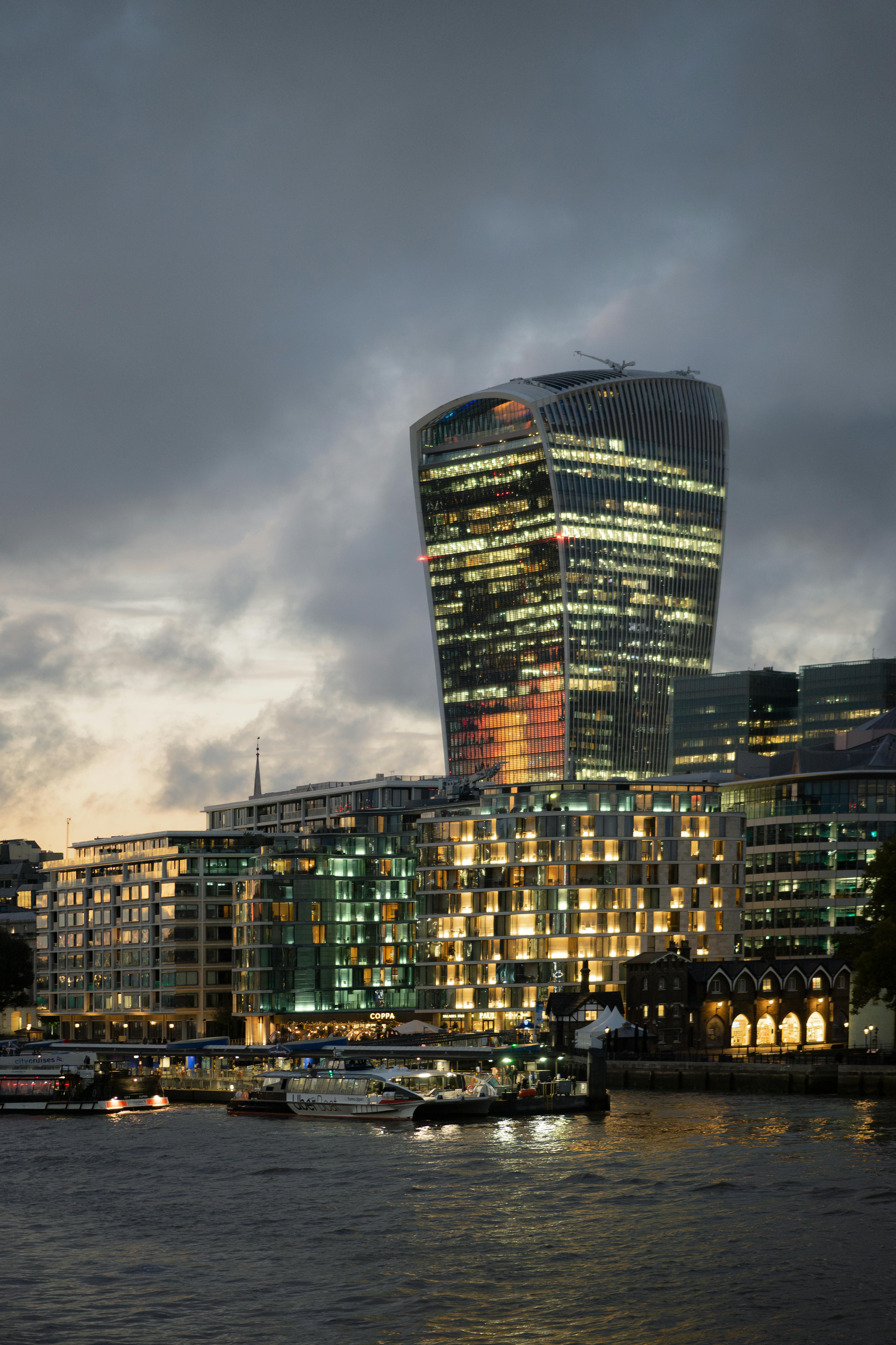 20 Fenchurch Street , Skyscraper, Night · Free Stock Photo