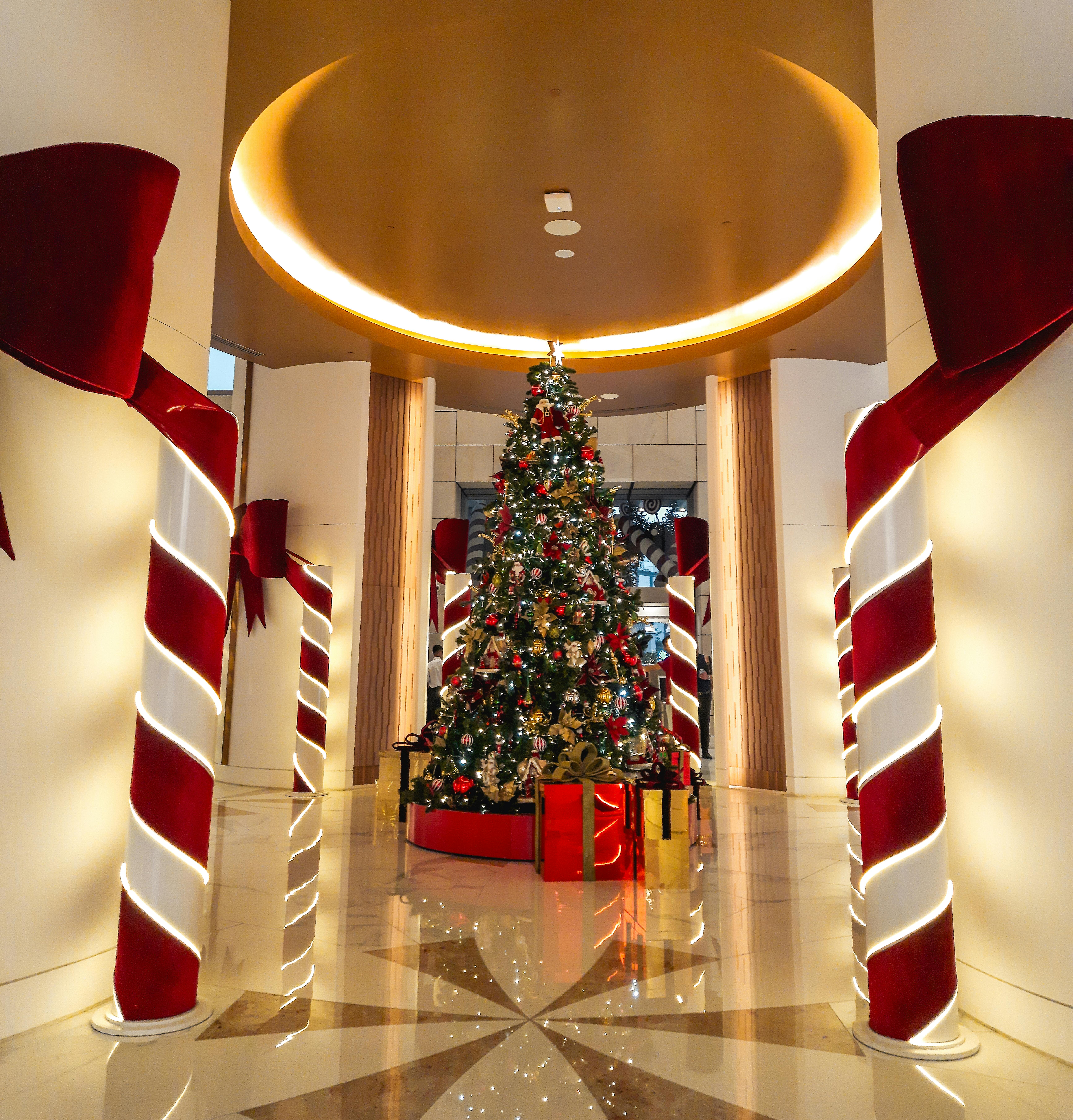Christmas Tree in Shopping Mall · Free Stock Photo