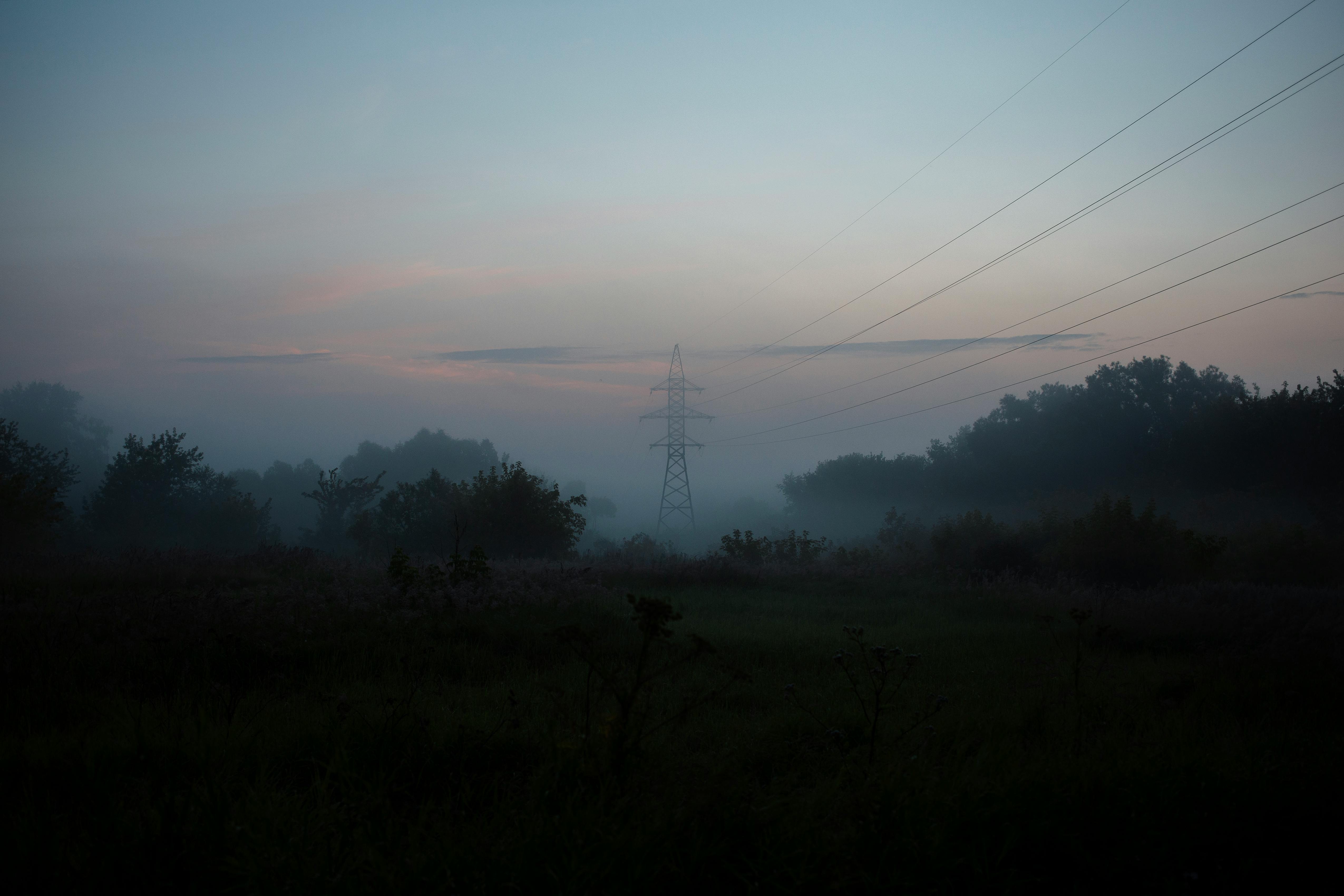 Countryside in Fog · Free Stock Photo