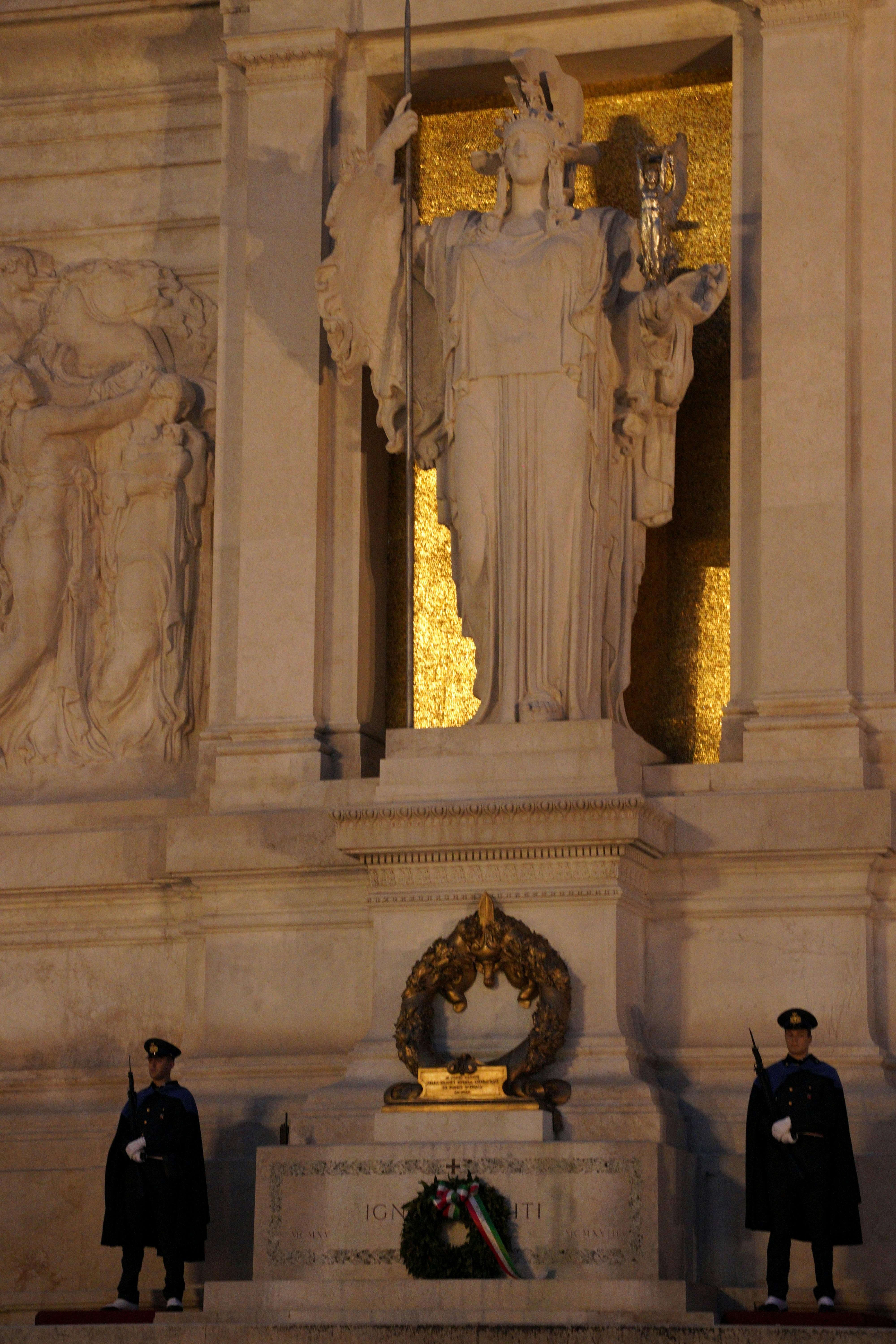 Roman Soldiers Charging Photos, Download The BEST Free Roman Soldiers ...