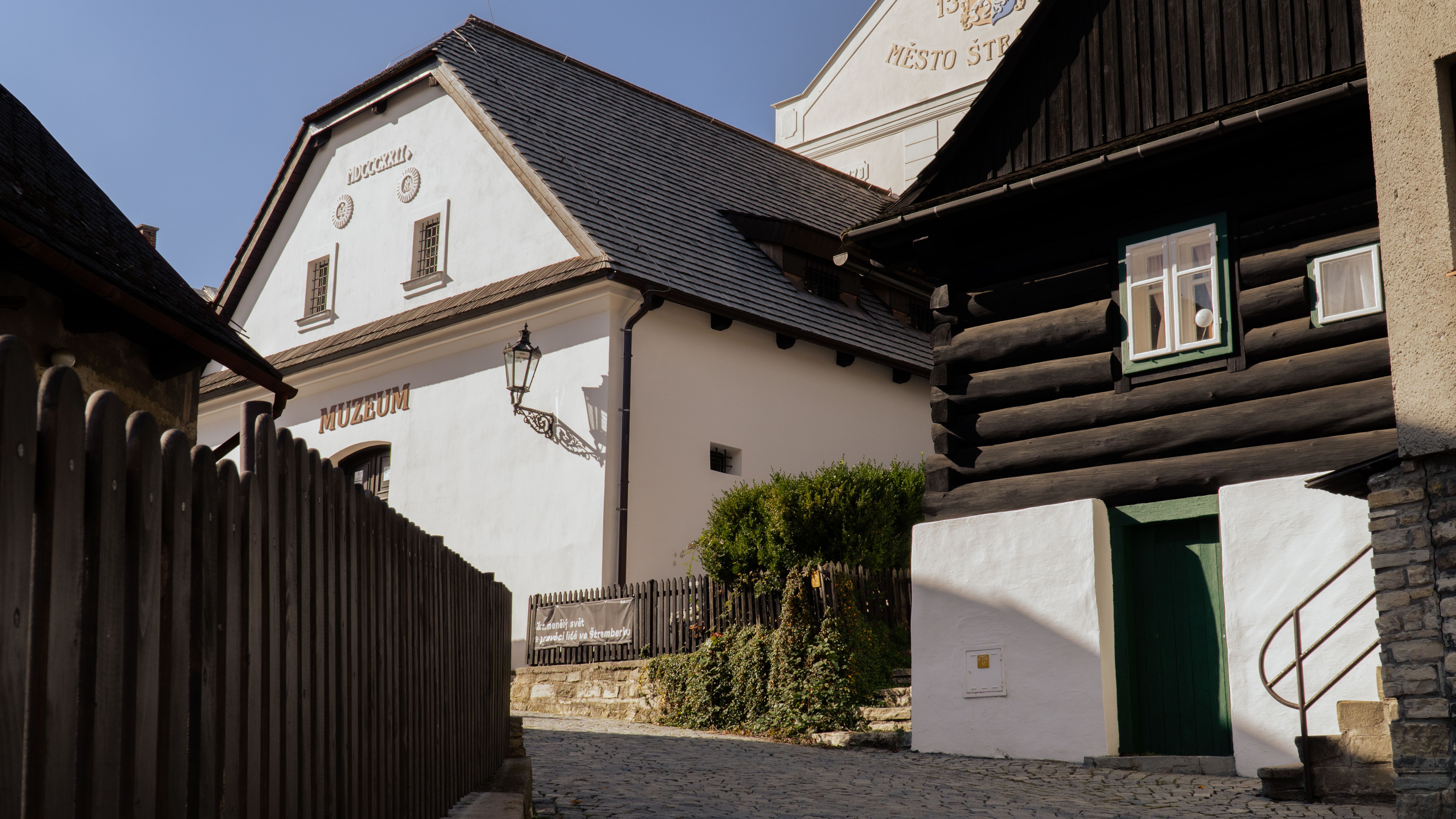 Foto profissional gratuita de casa de madeira, cidade, cidades, czechia ...
