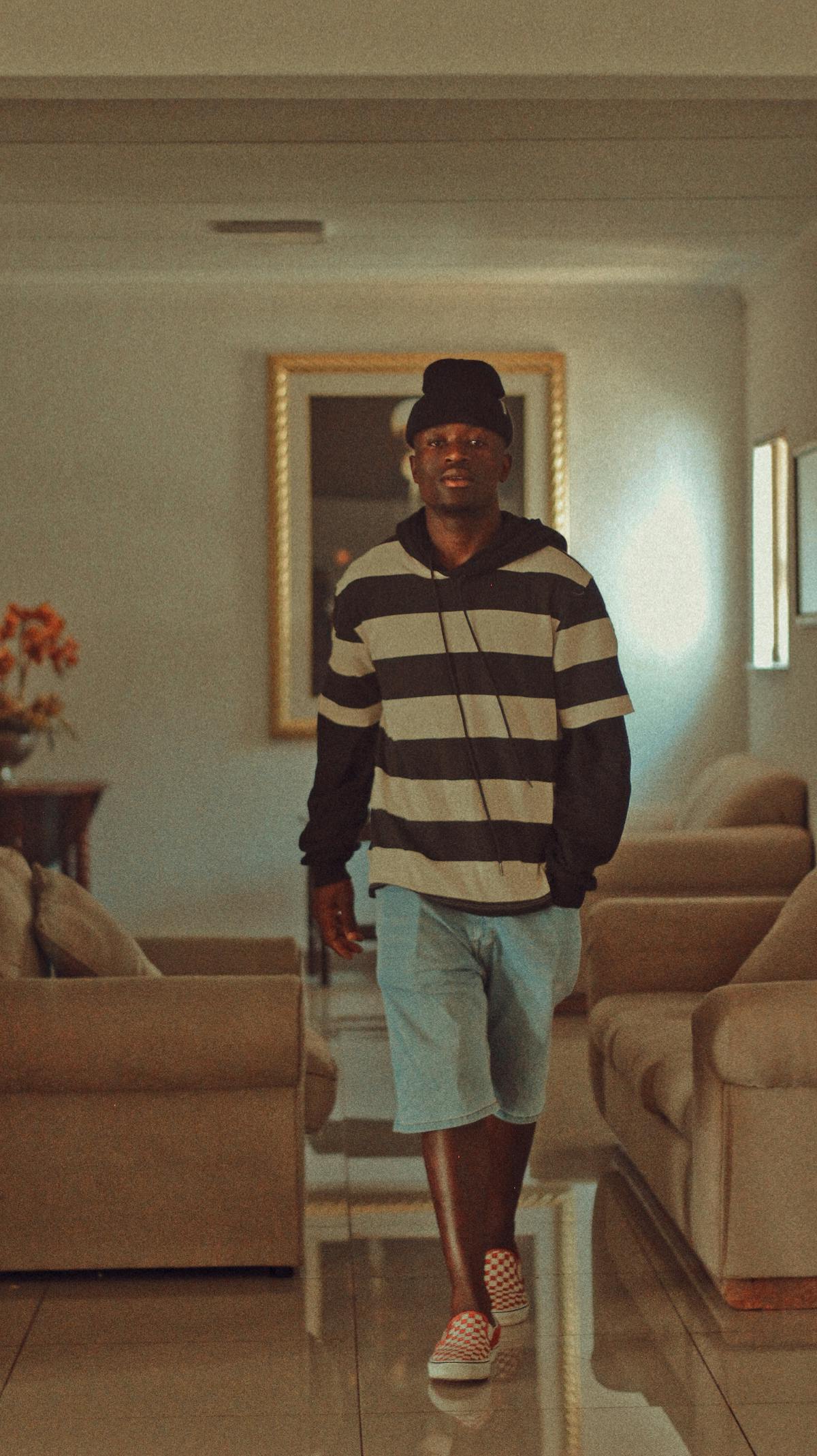 Walking Room Photos, Download The BEST Free Walking Room Stock Photos ...