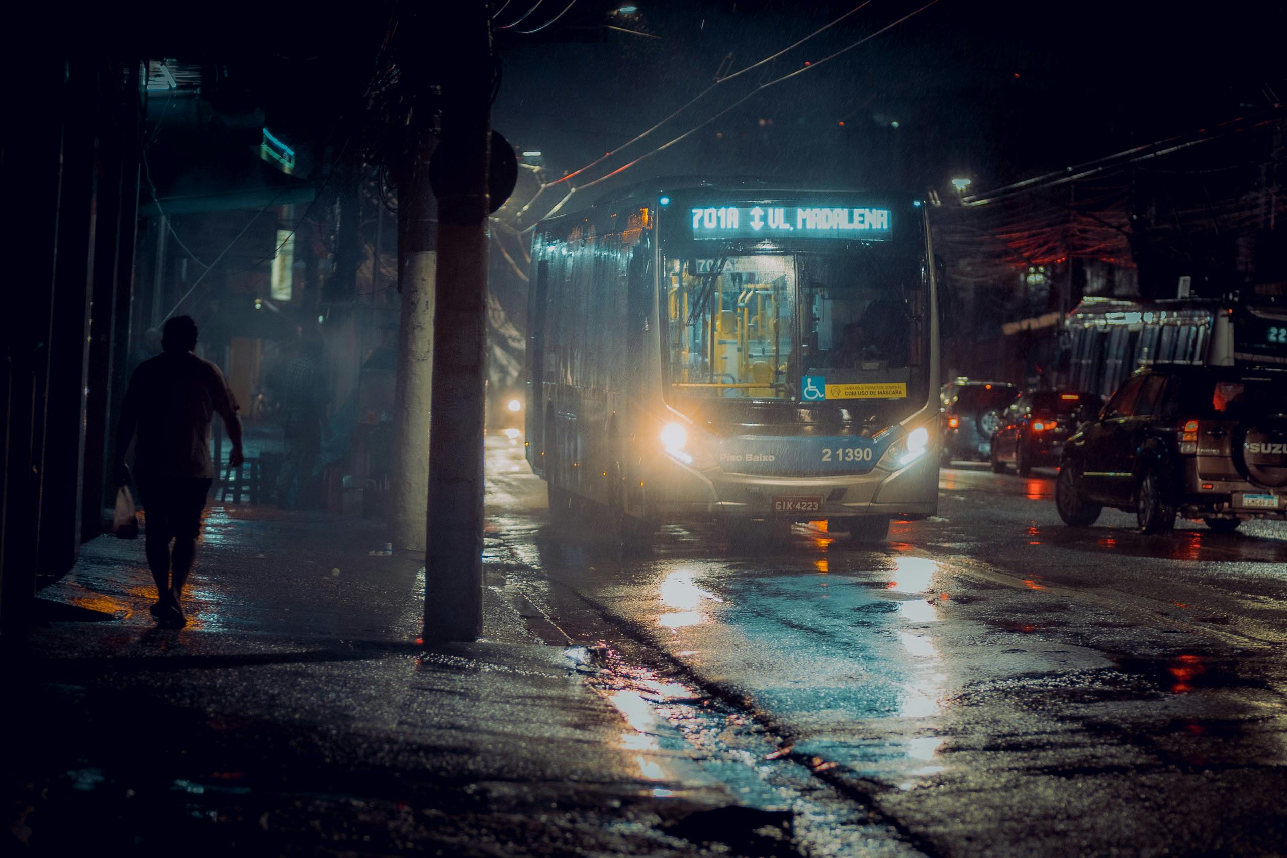 Bus on Street in Rain at Night · Free Stock Photo