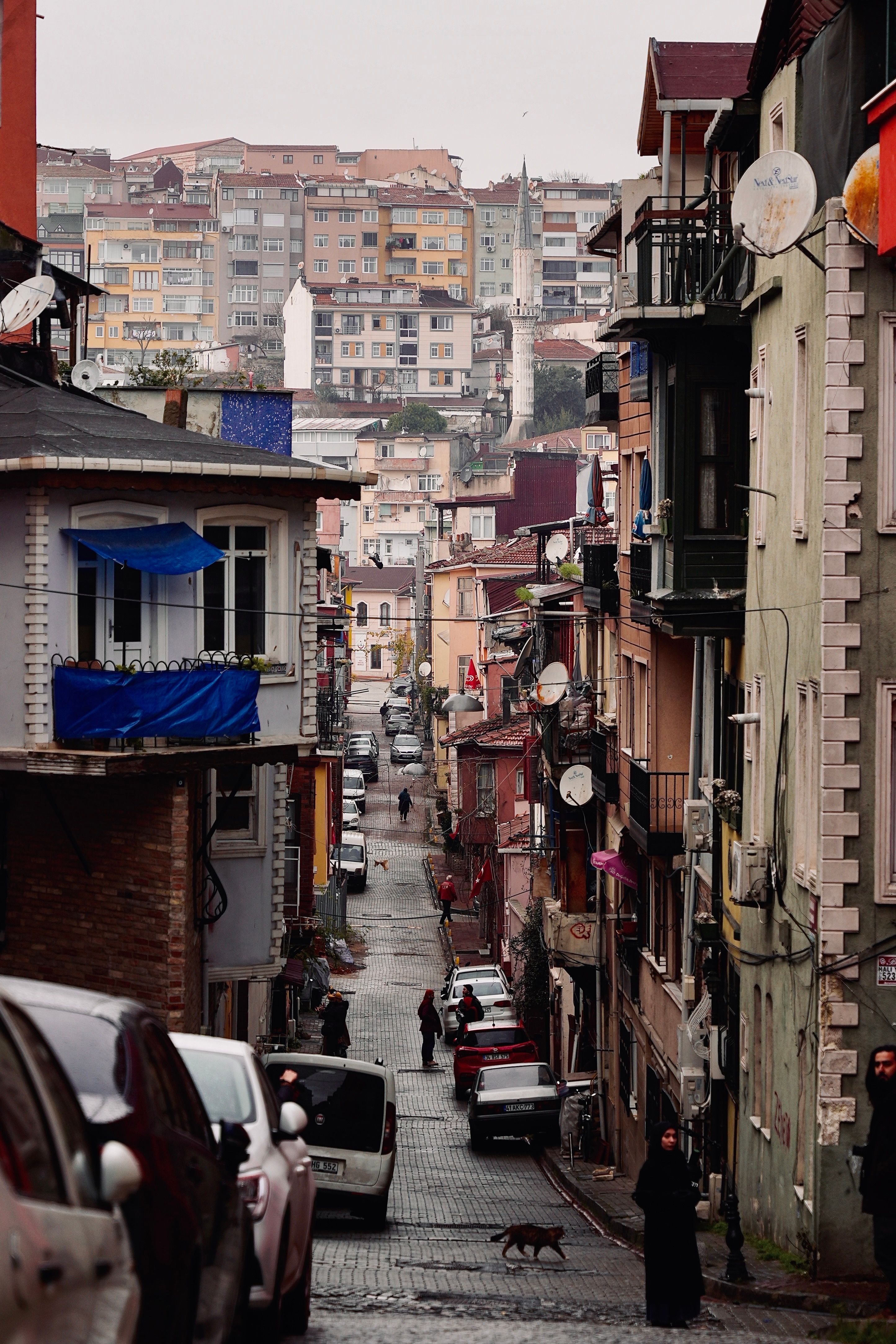 View of a Narrow Alley between Buildings in Istanbul, Turkey · Free ...