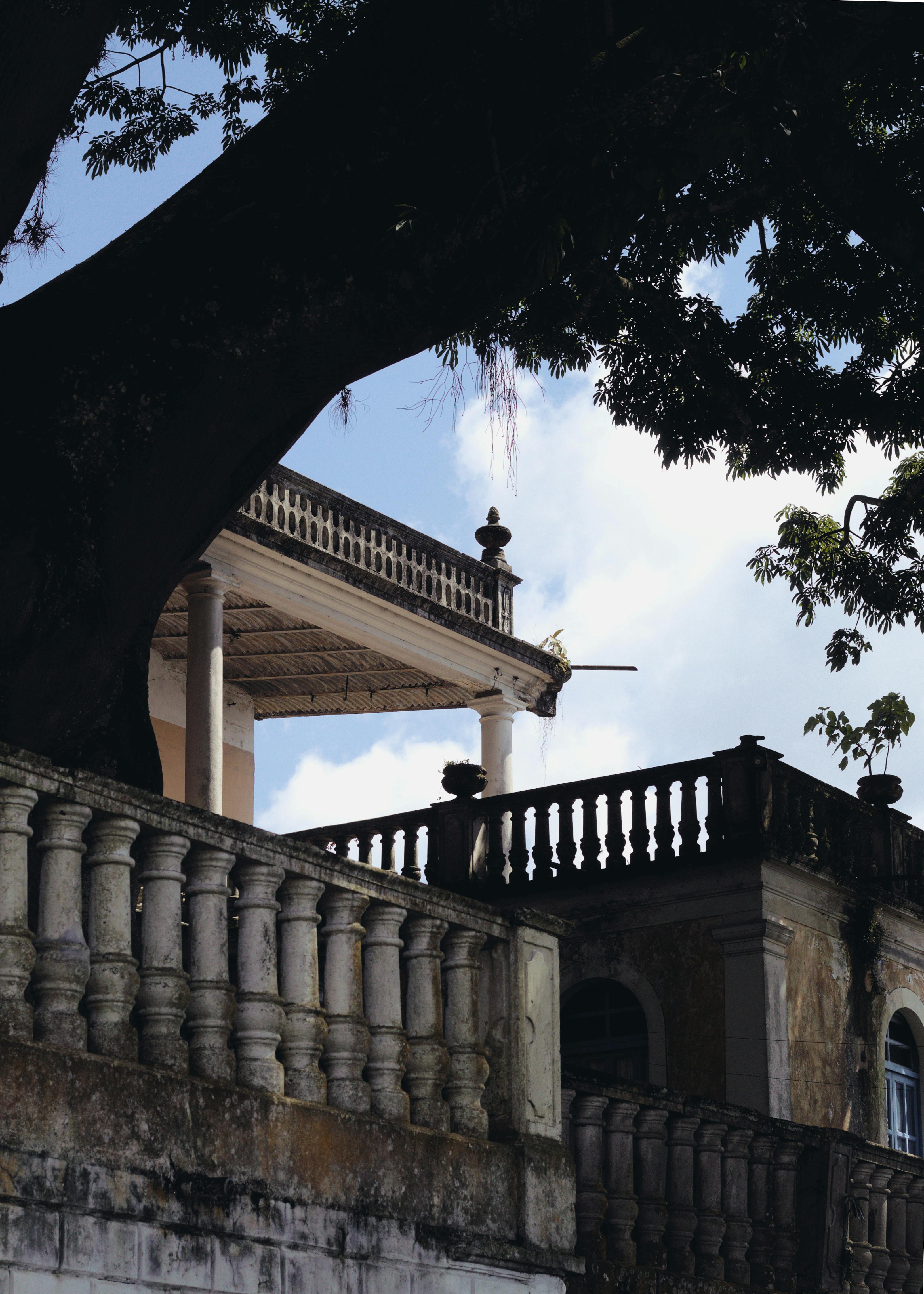 Exterior of an Old Palace · Free Stock Photo