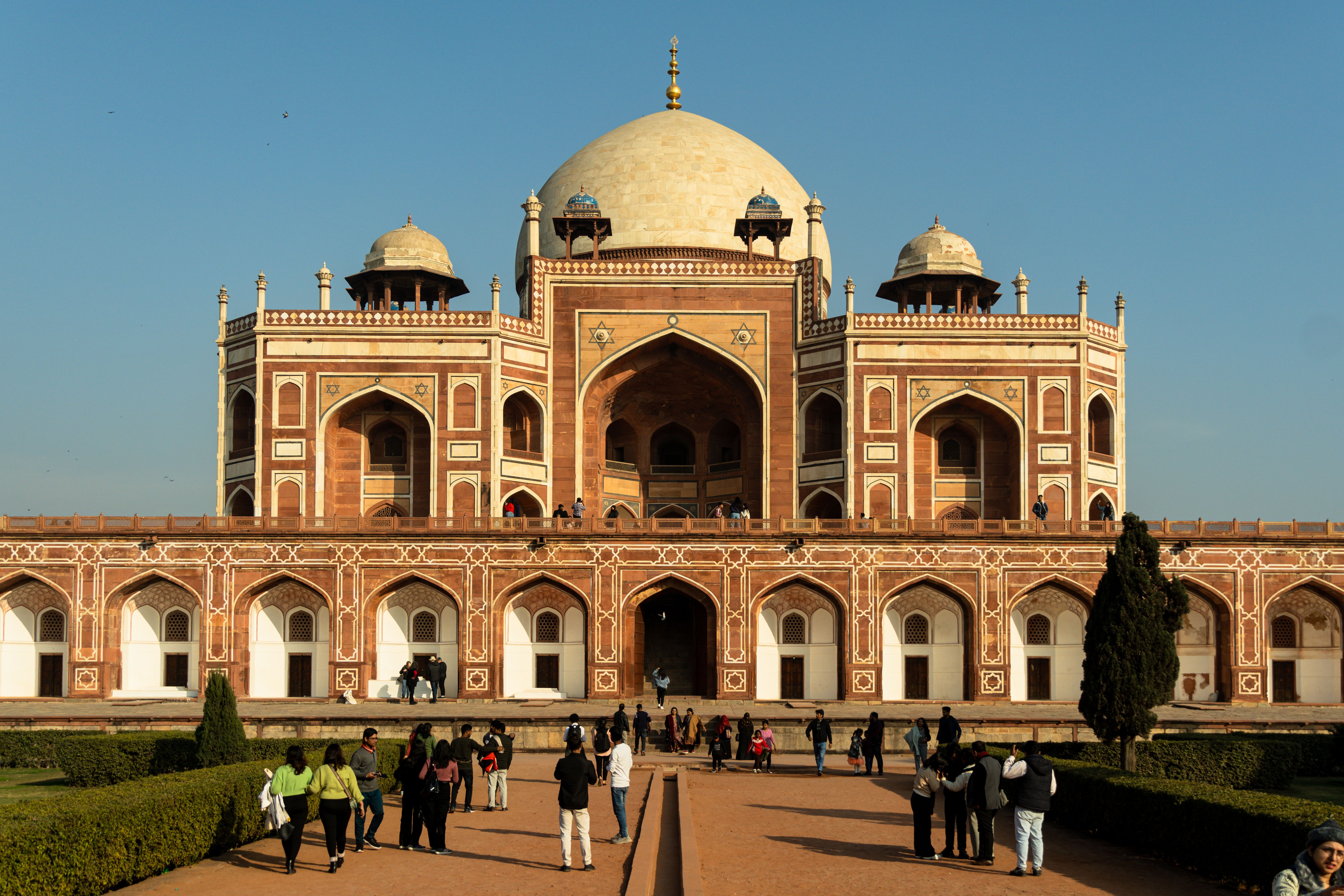 Person Exploring Tomb Photos, Download The BEST Free Person Exploring ...