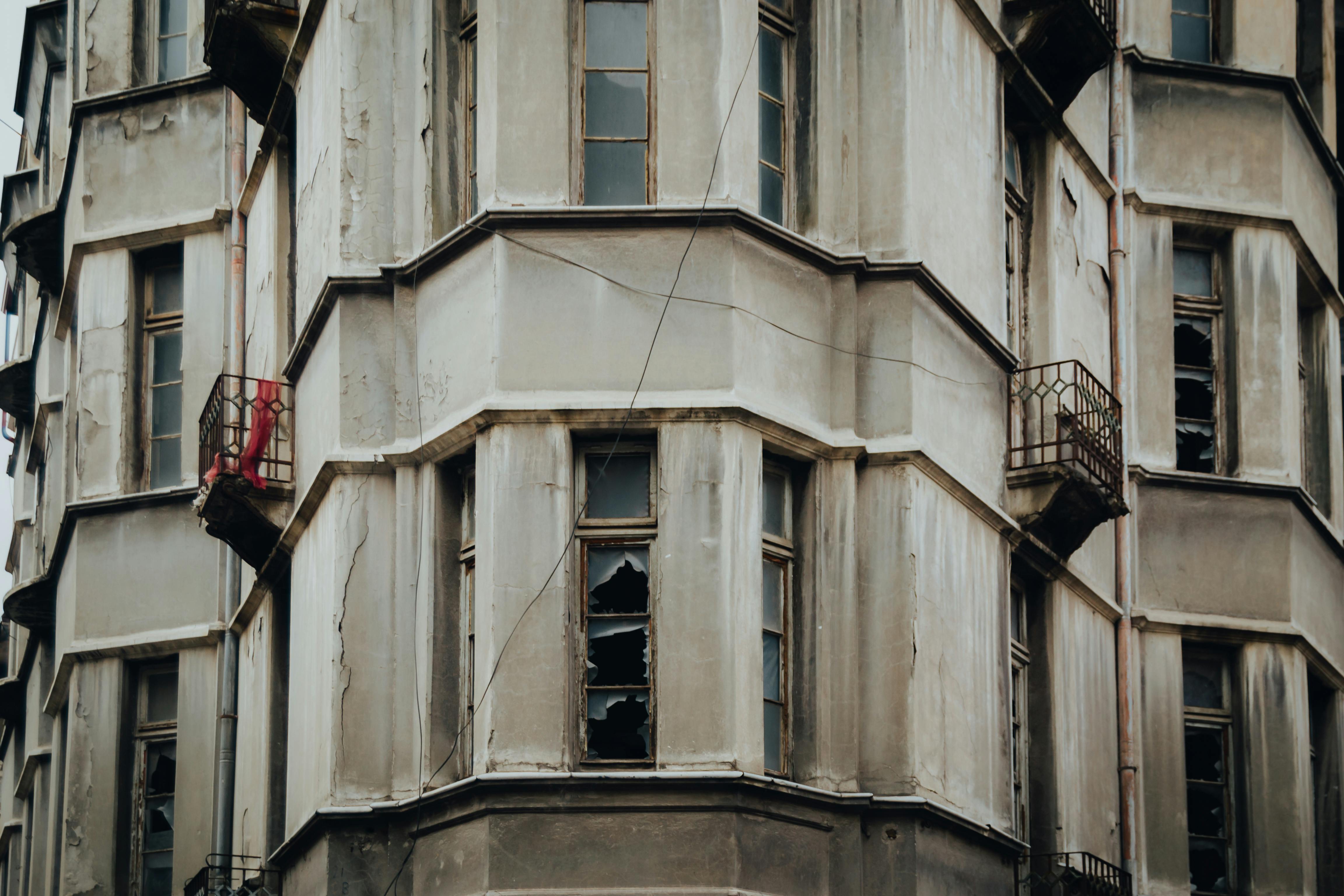 Abandoned Building Wall · Free Stock Photo