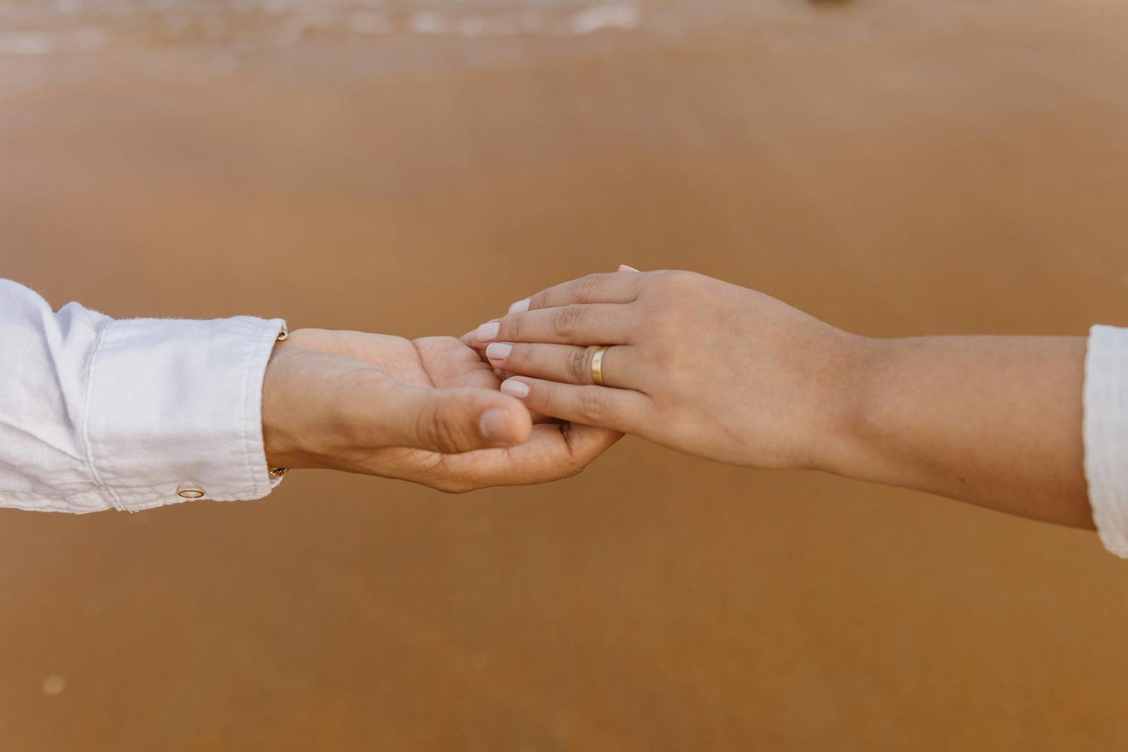 Couple Hands Seperate Photos, Download The BEST Free Couple Hands ...