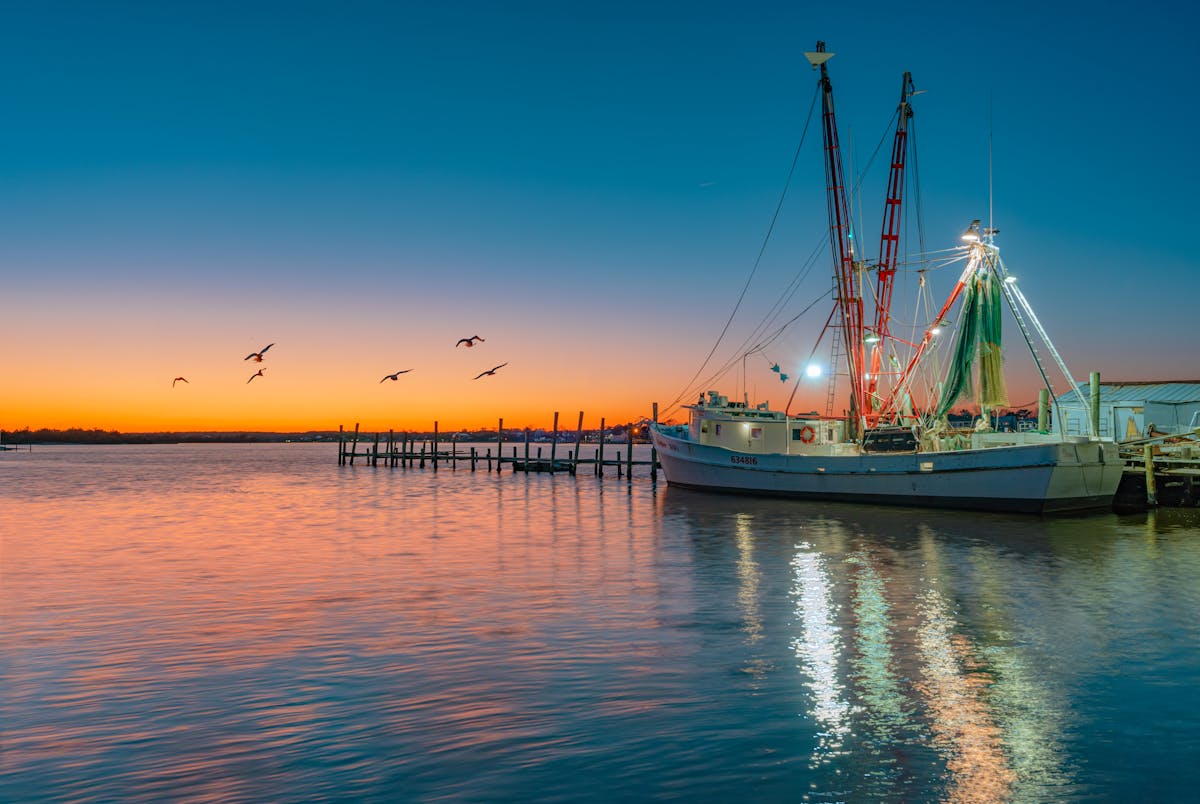 Lake Boat Photos, Download The BEST Free Lake Boat Stock Photos & HD Images