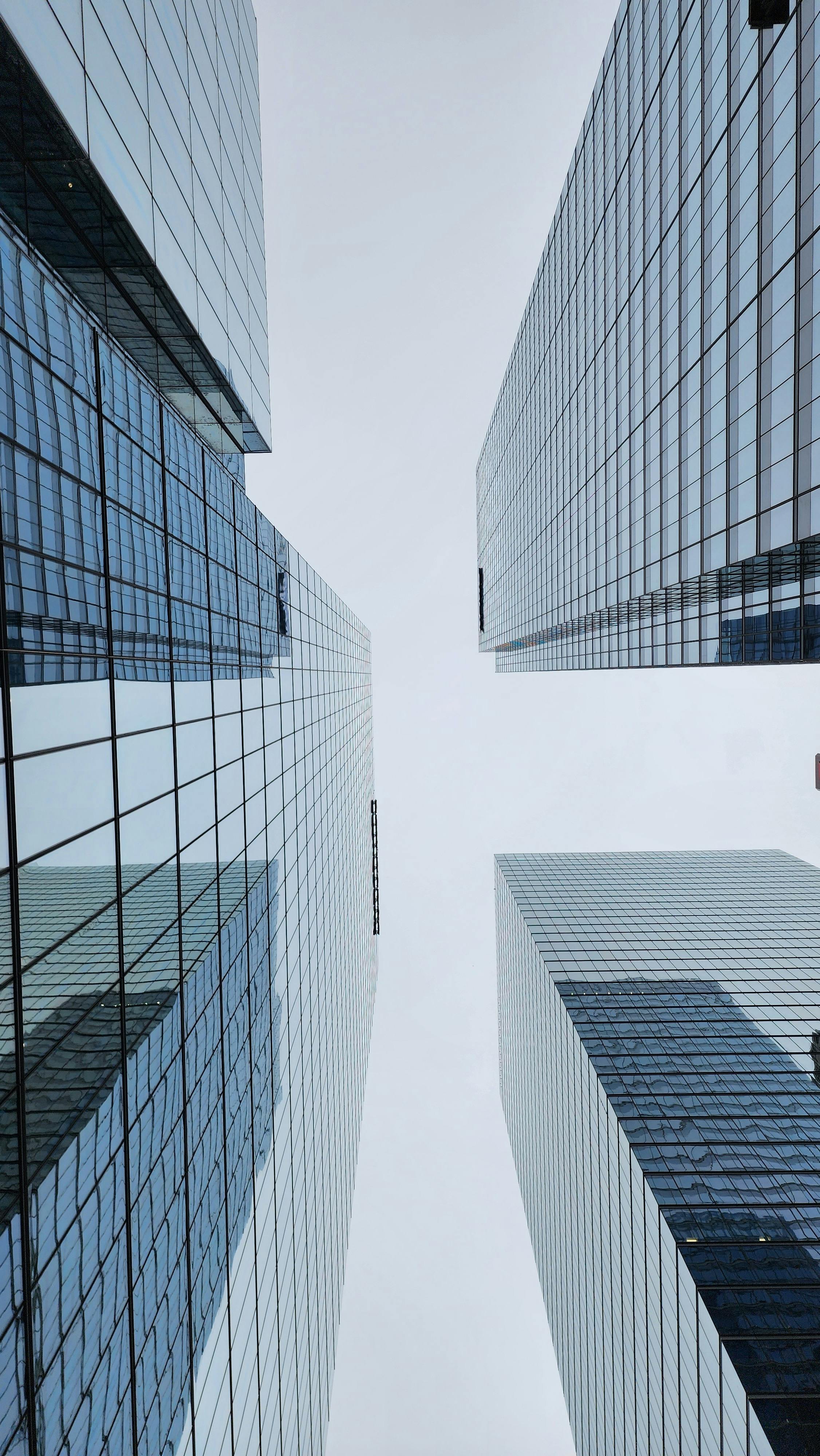 Low Angle Photography of a Building · Free Stock Photo