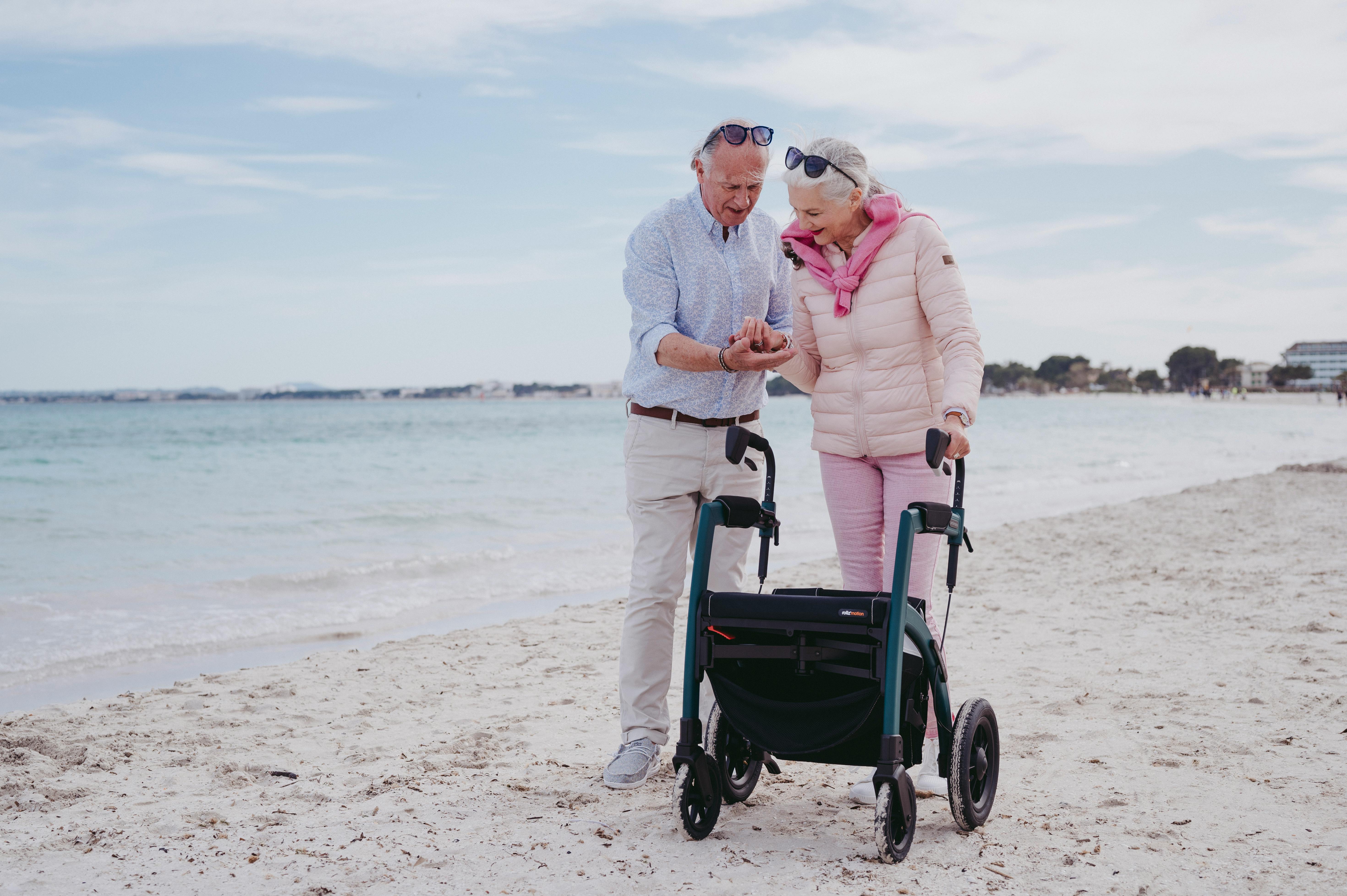 Foto de stock gratuita sobre caminando, caminante, camisa, chaqueta ...