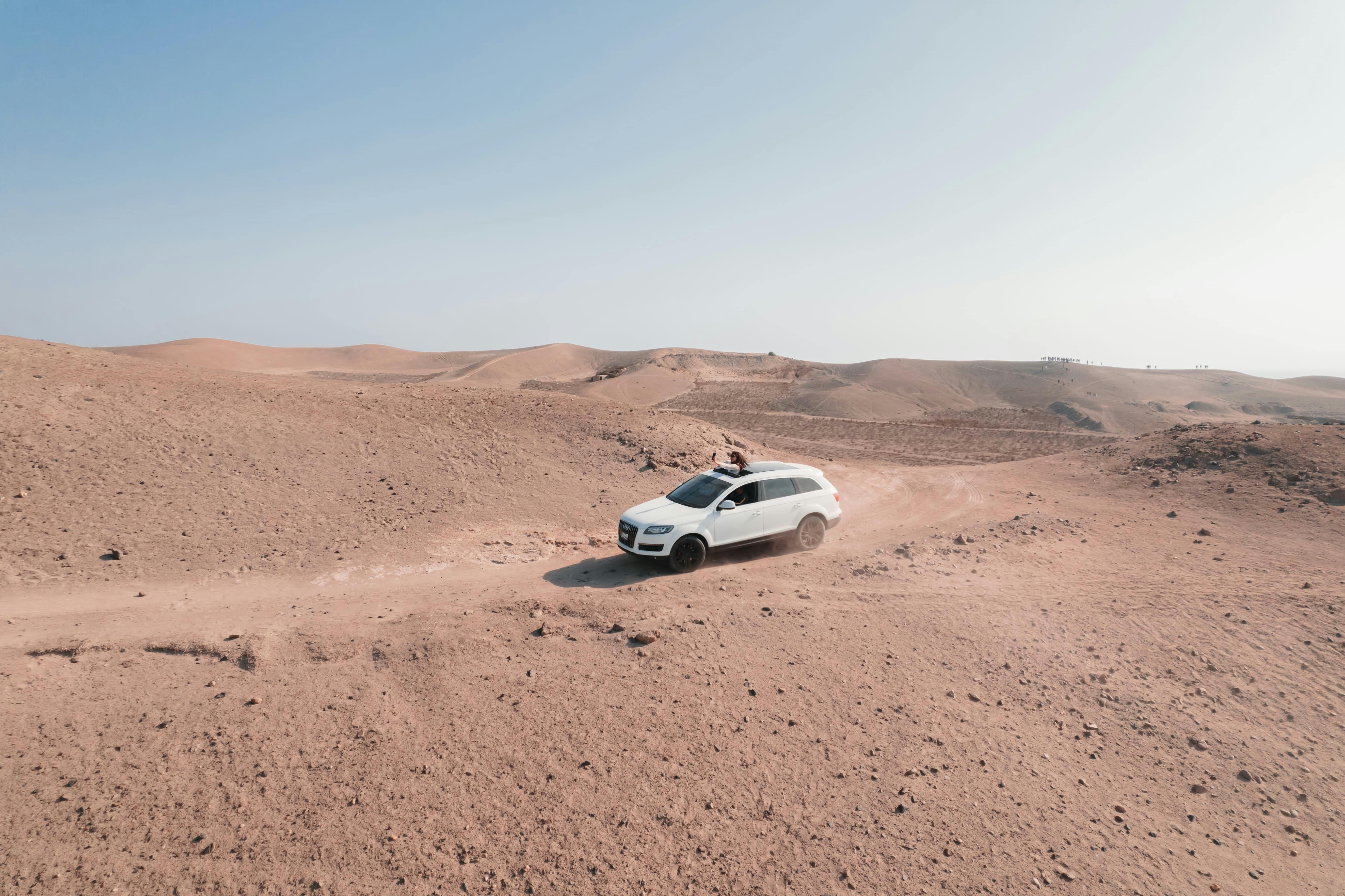 White Car on Desert · Free Stock Photo