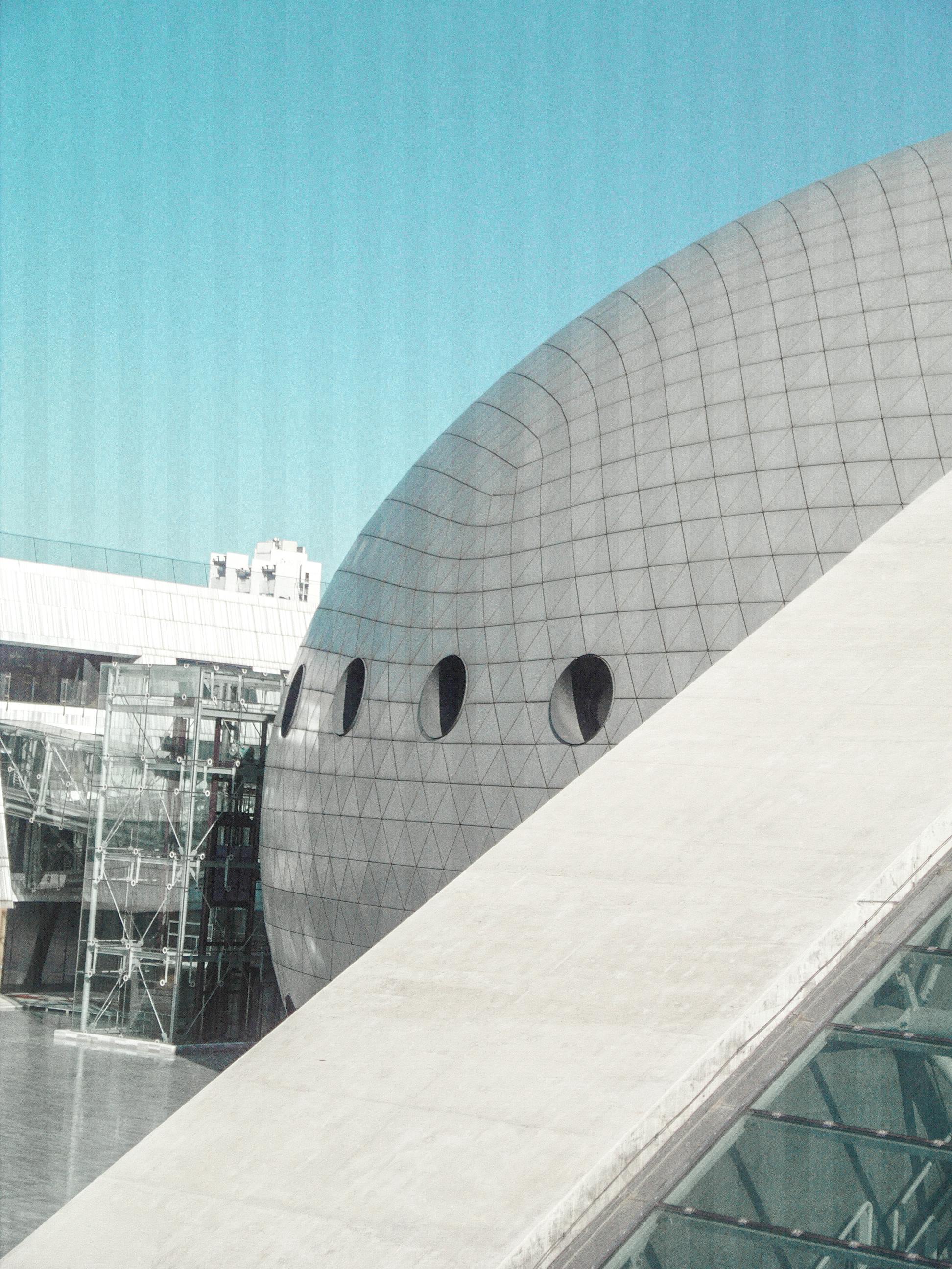 White Wall of CSO Ada Ankara · Free Stock Photo