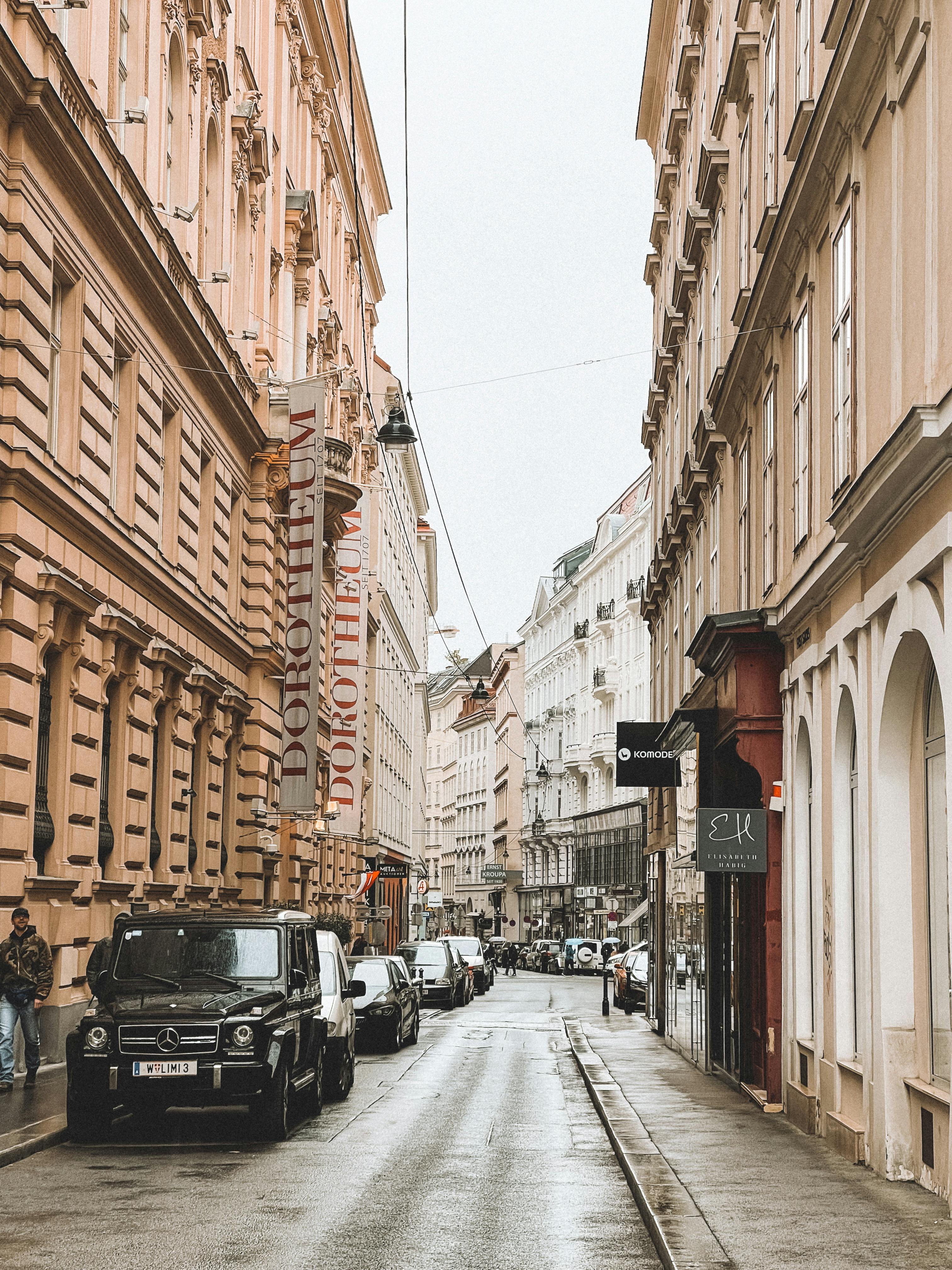 Traditional Tenements in an Alley in Vienna · Free Stock Photo