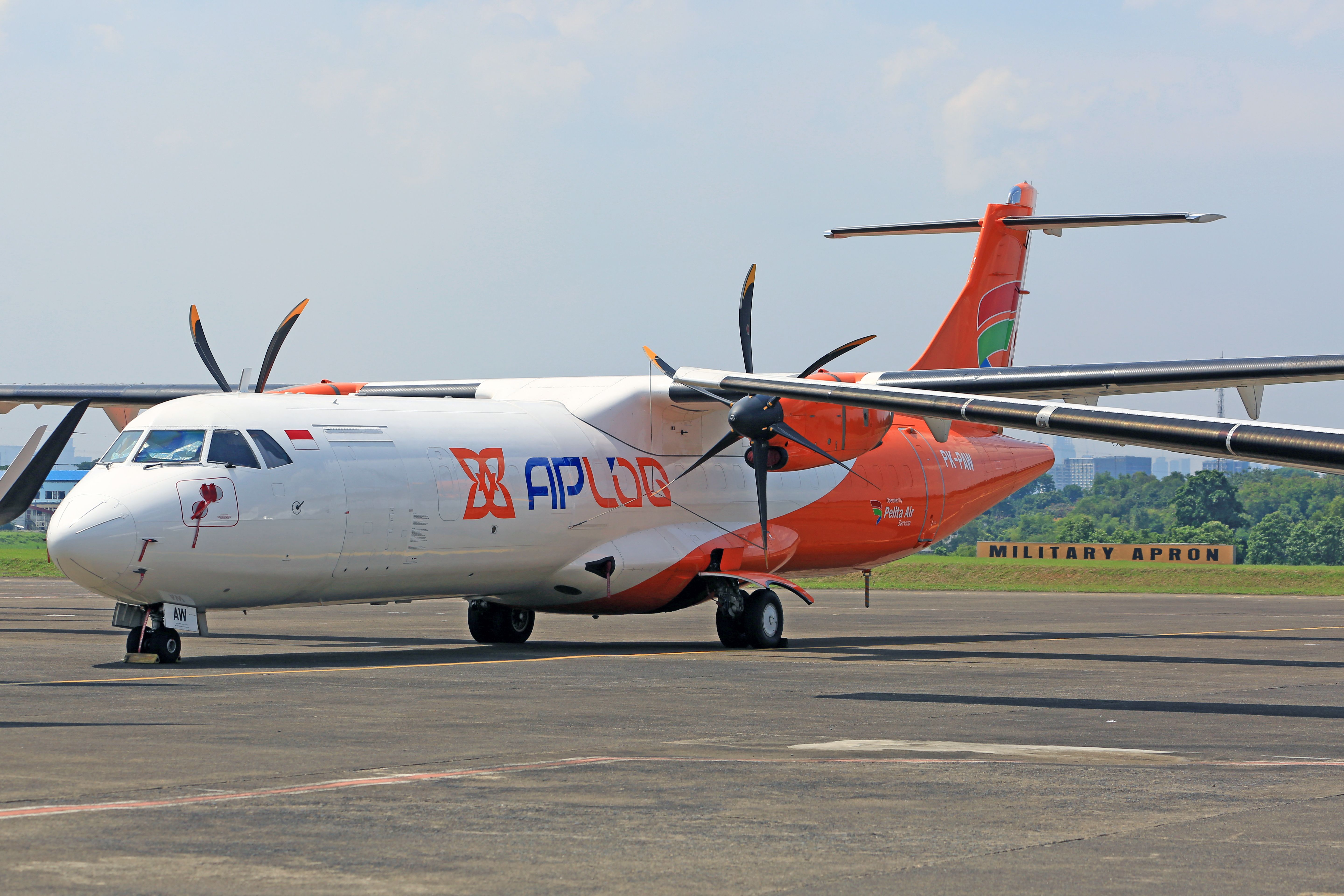 Airplane with Propellers · Free Stock Photo