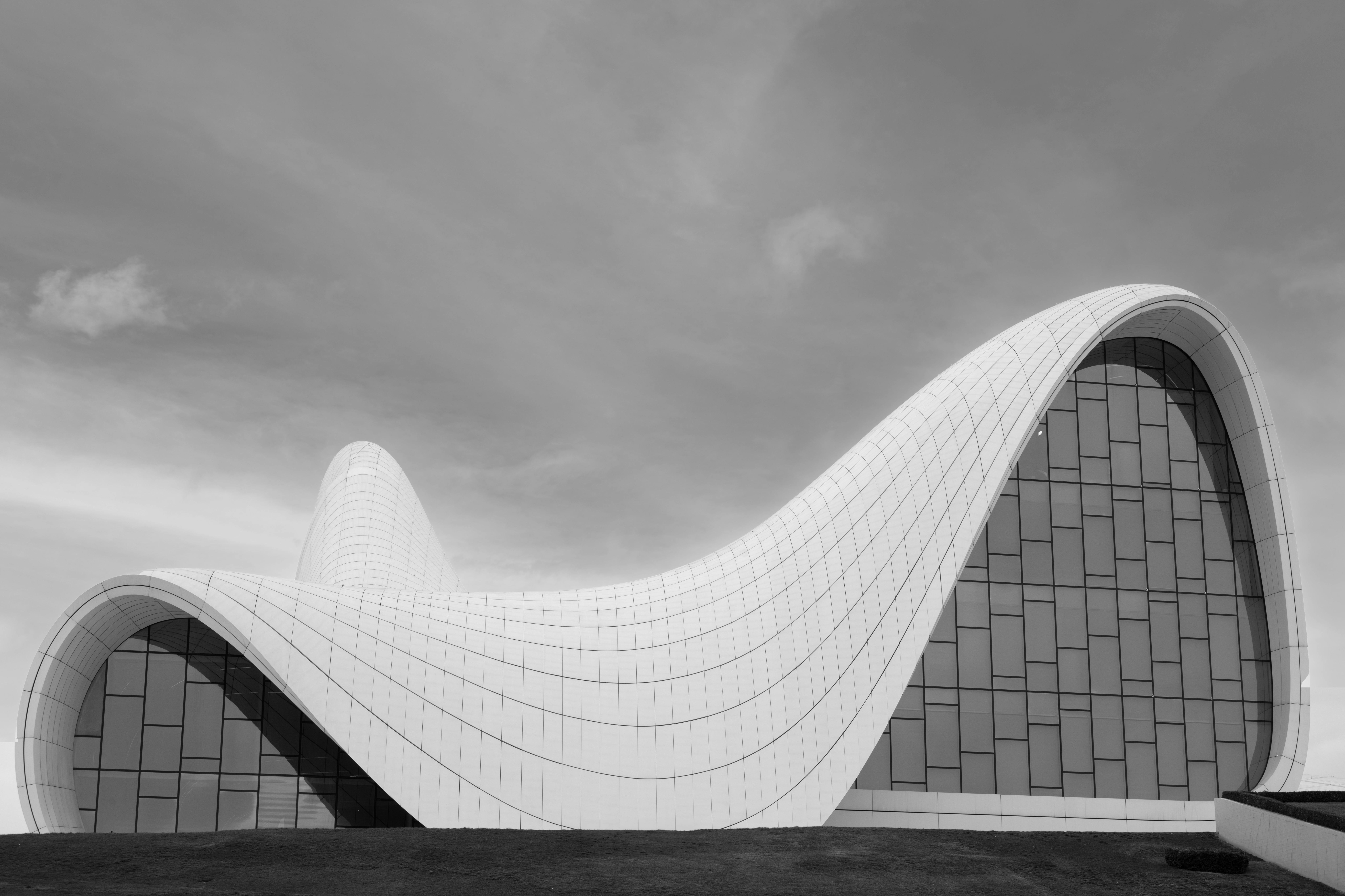 Heyday Aliyev Center Building in Black and White · Free Stock Photo