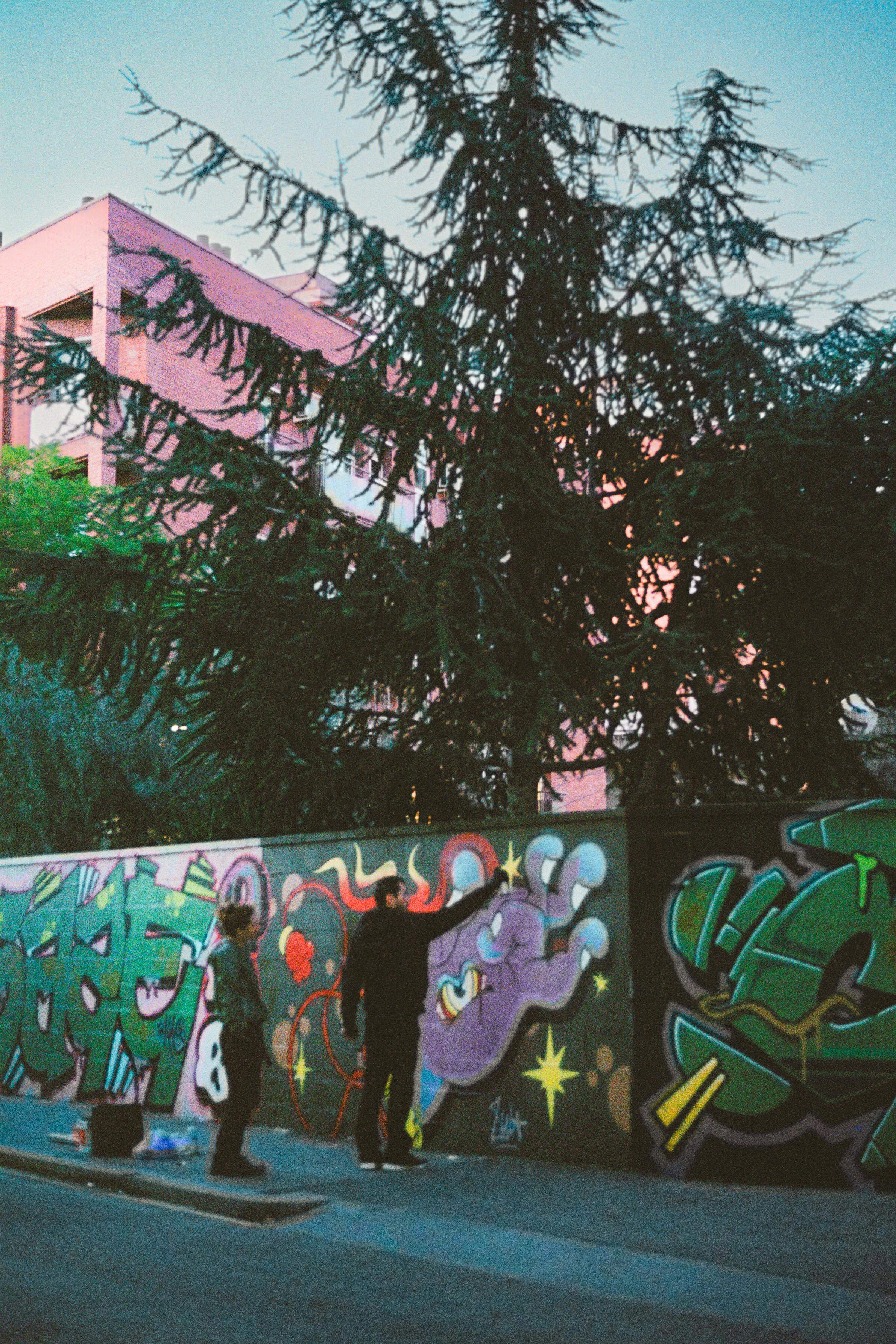 Wall Painting Man Photos, Download The BEST Free Wall Painting Man ...