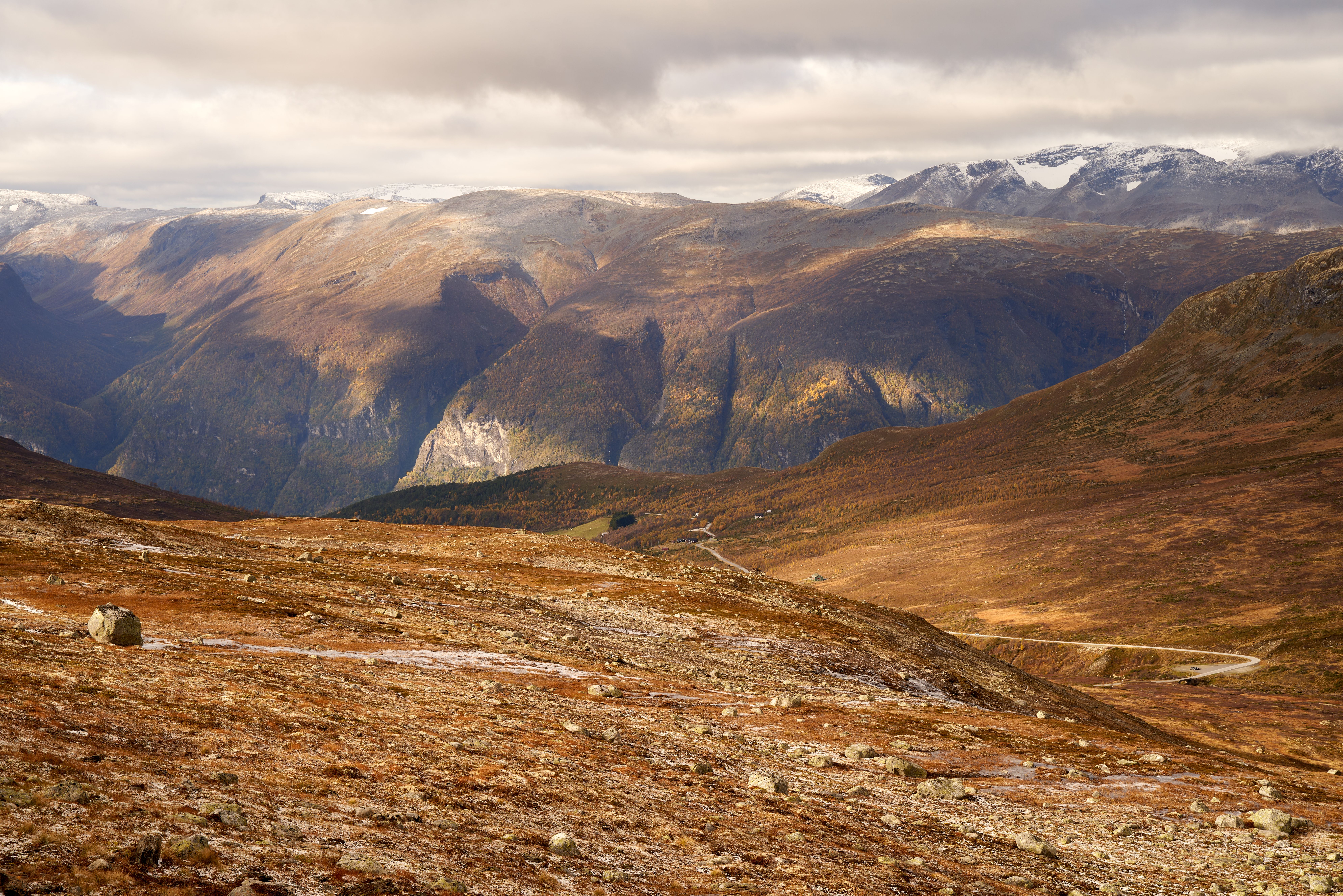 Aurland Highland: Harsh Beauty in Late Autumn · Free Stock Photo