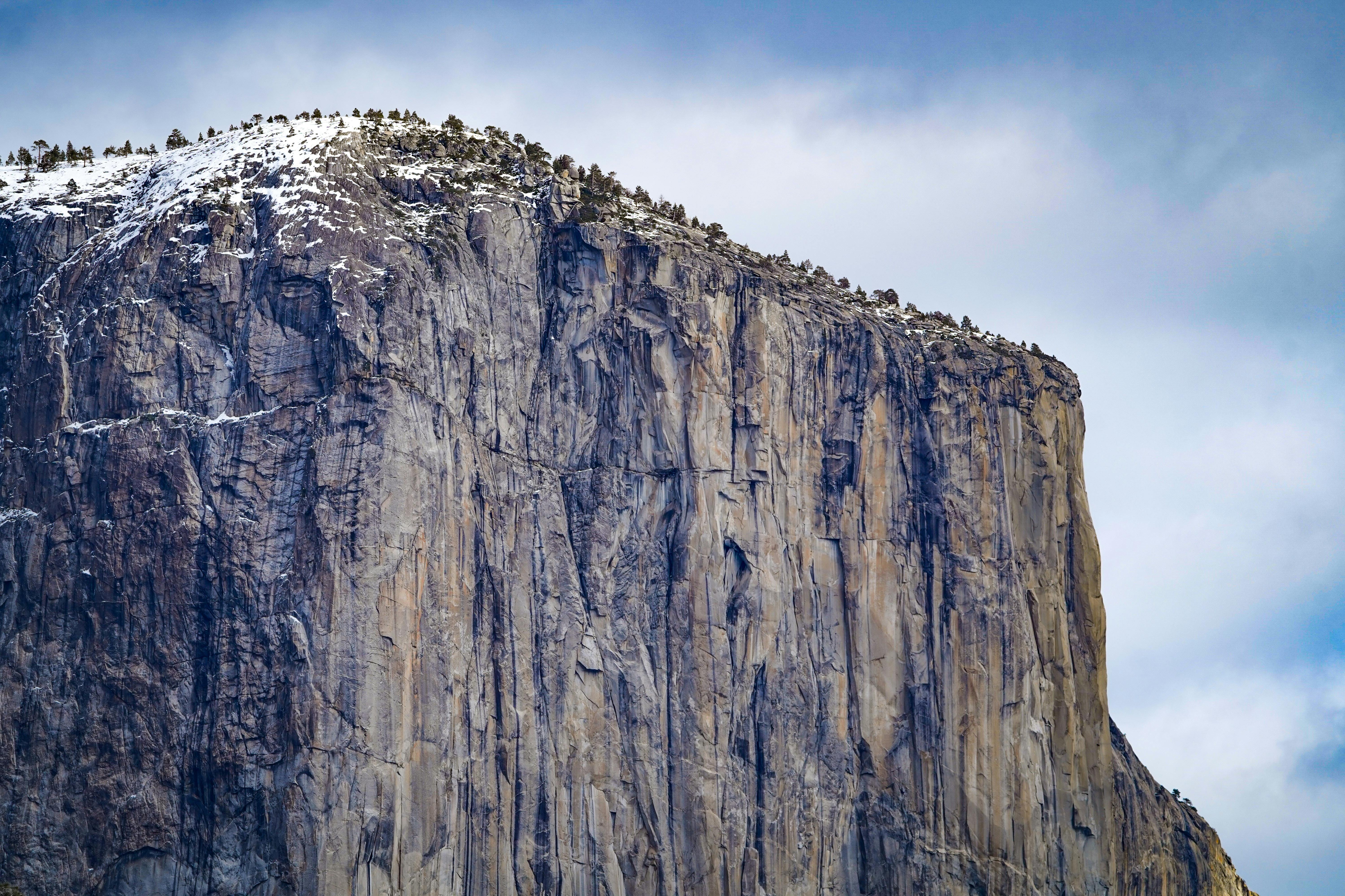 Snow on Top of Cliff · Free Stock Photo