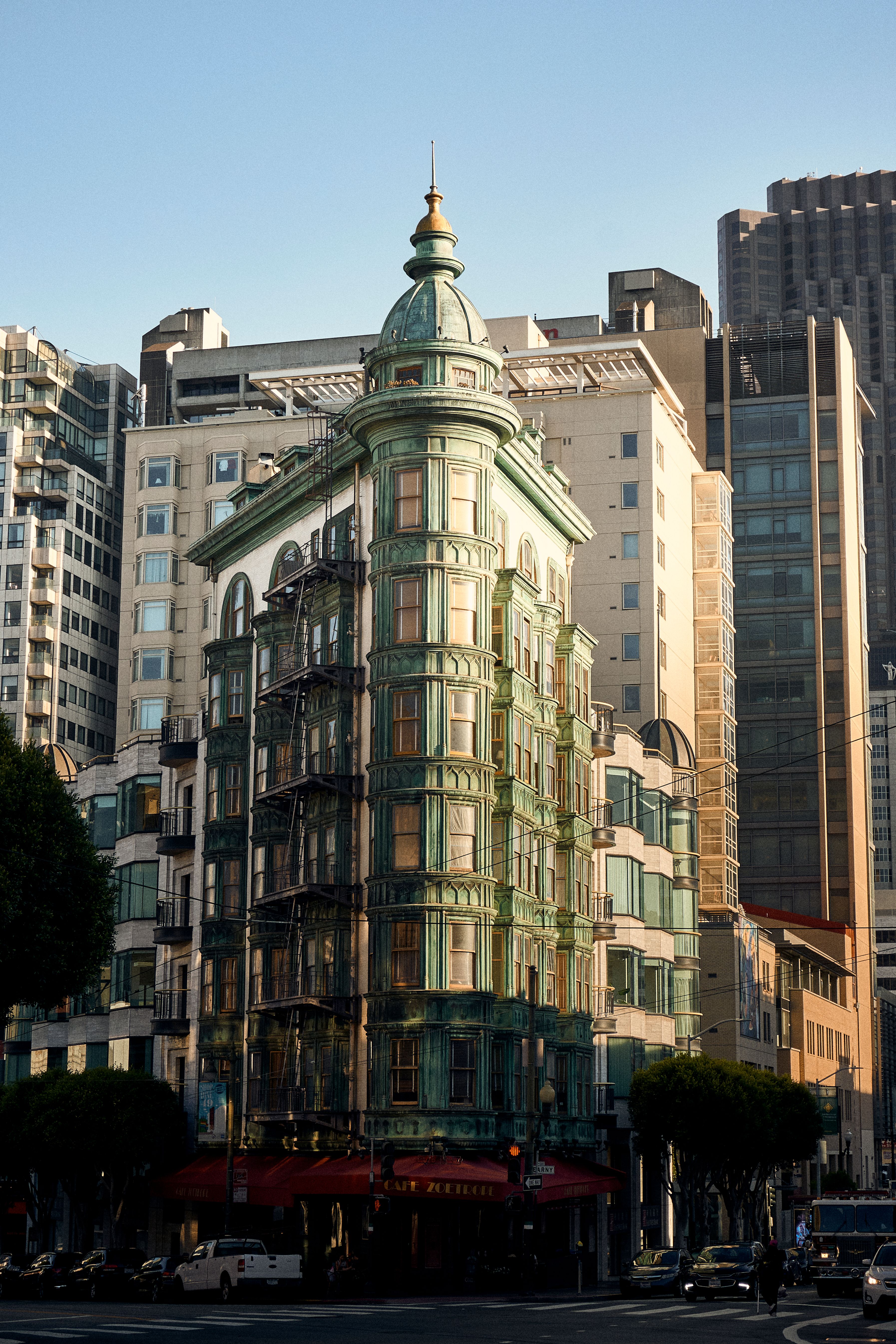 Columbus Tower in San Francisco · Free Stock Photo