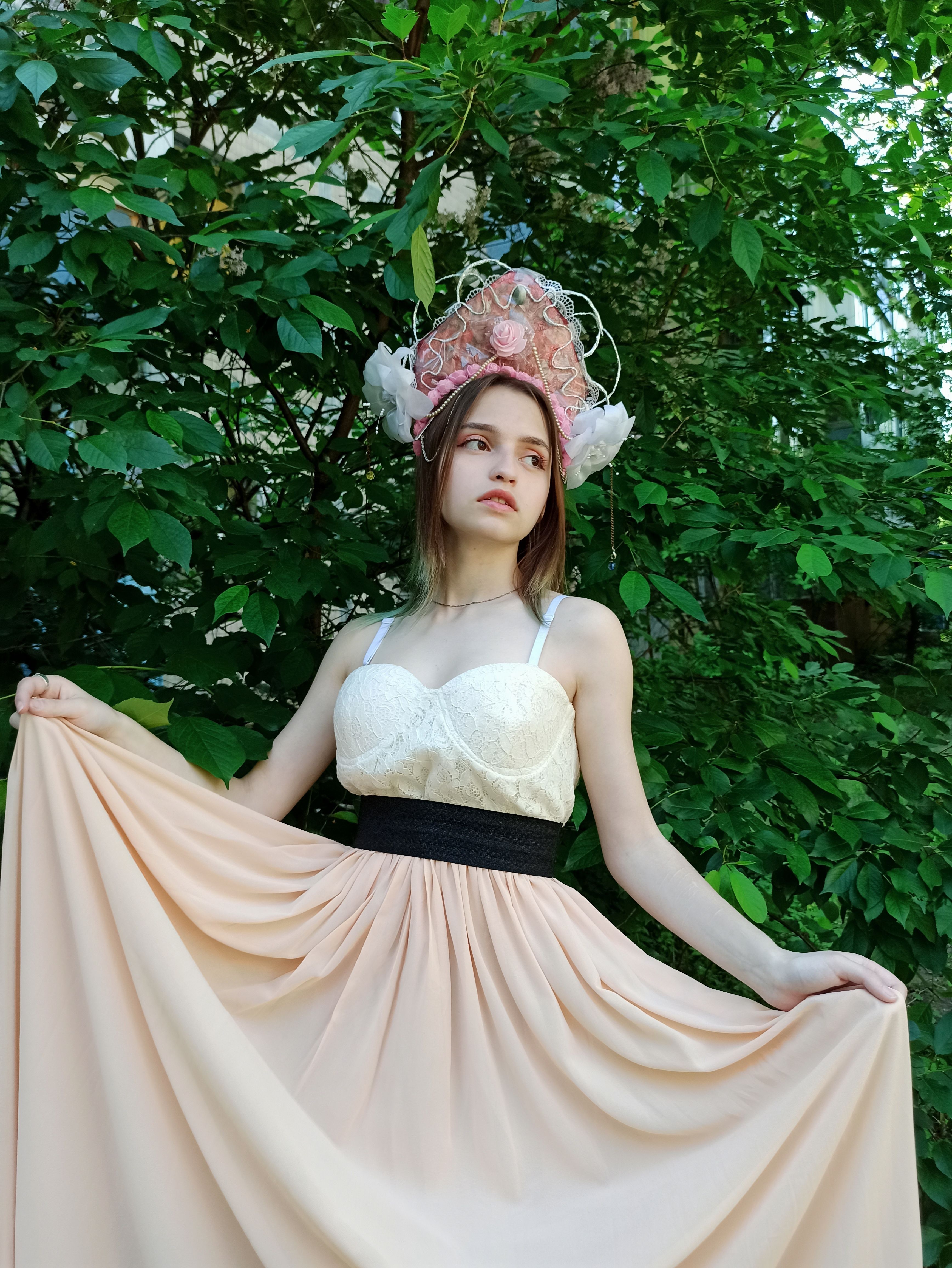 Princess in a crown · Free Stock Photo