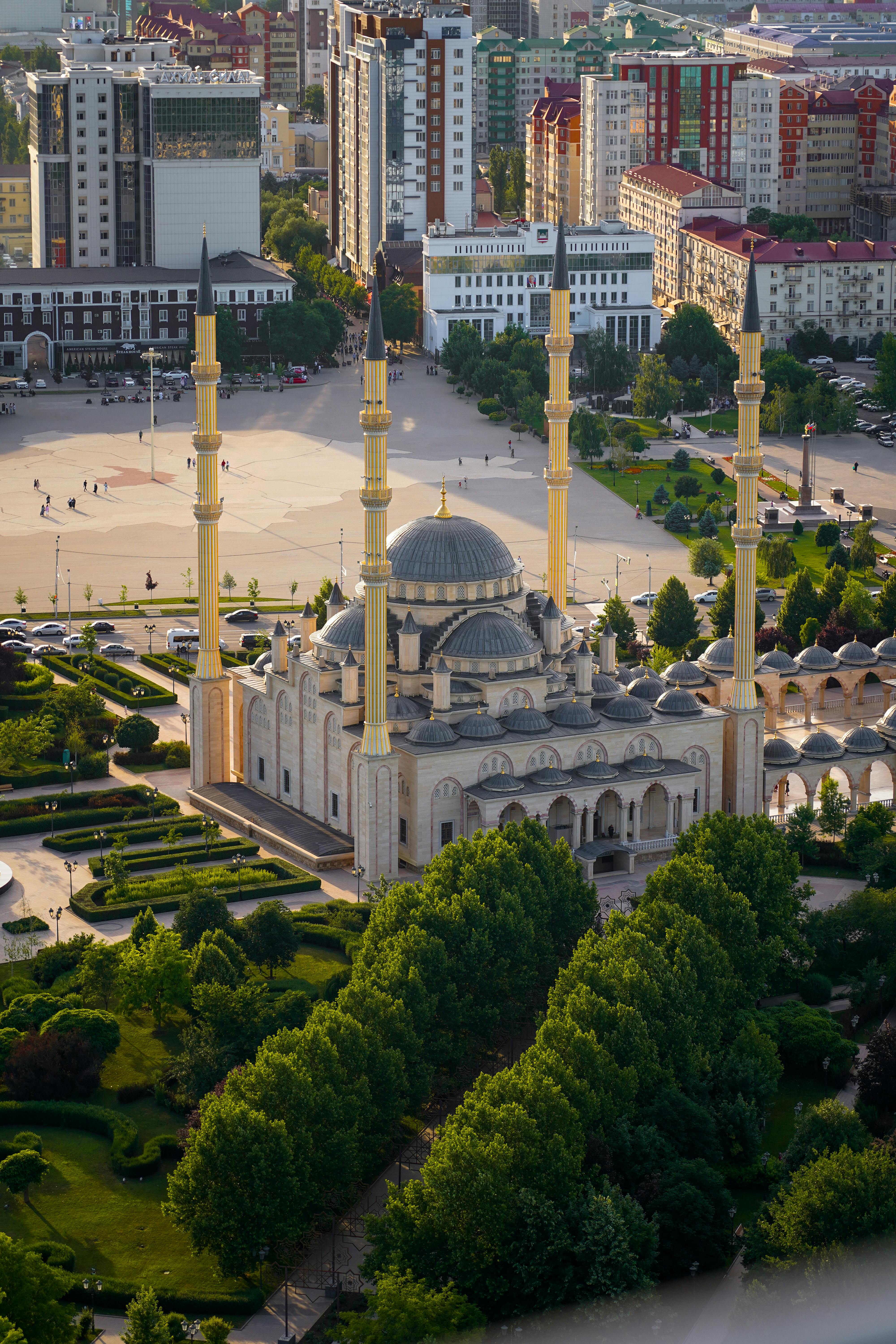 Akhmad Kadyrov Mosque in Grozny in Russia · Free Stock Photo